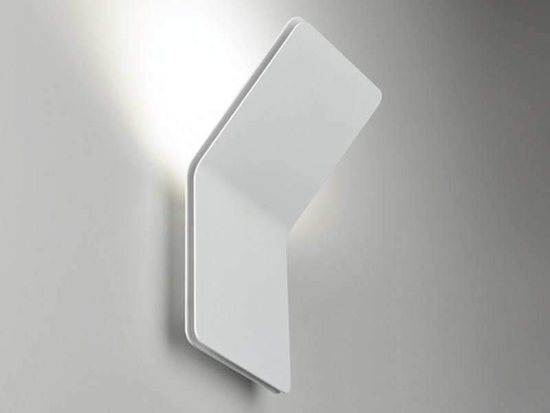 LED wall light LAYER By PURALUCE