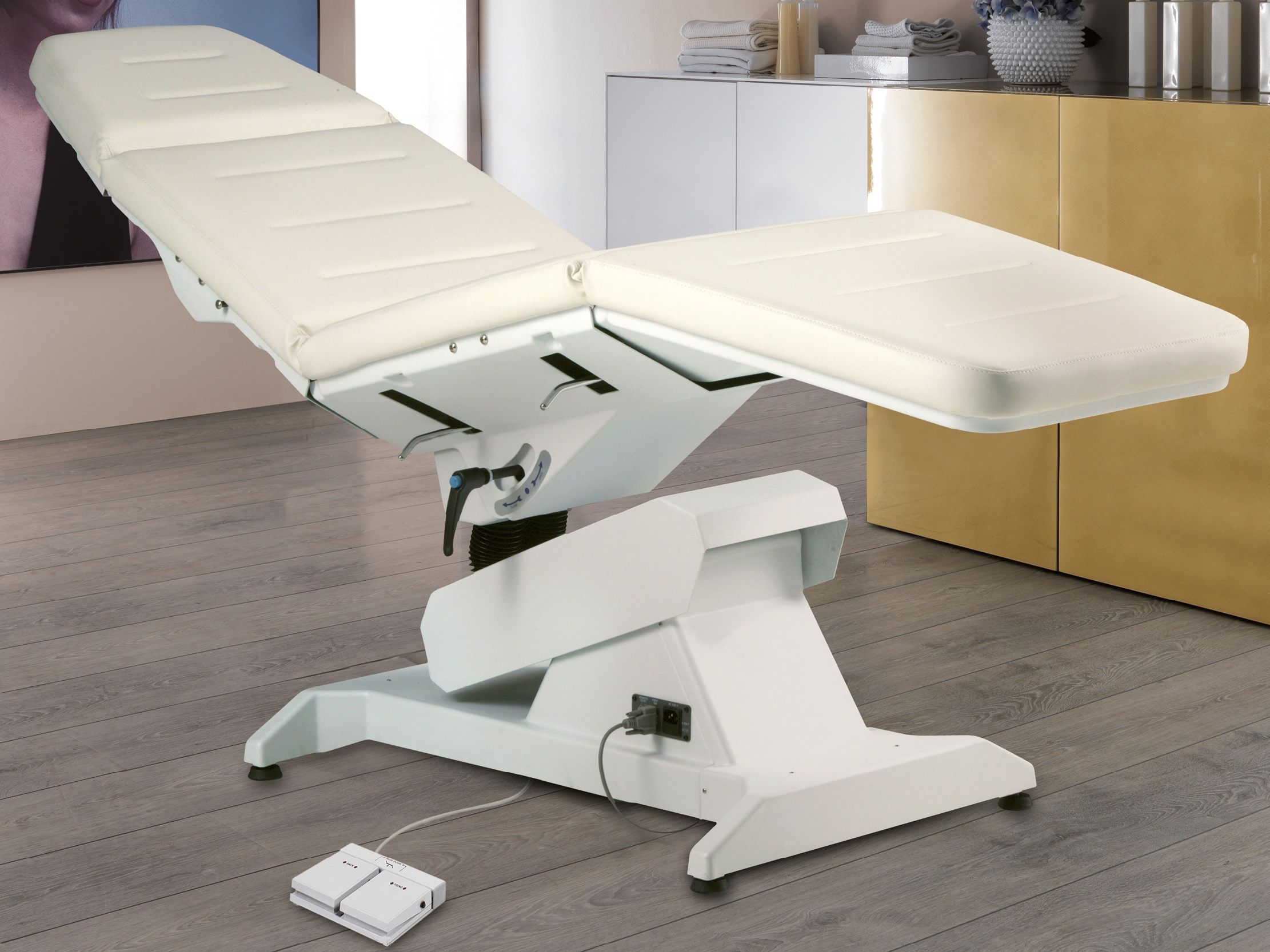 BEAUTY Folding spa bed By Lemi Group