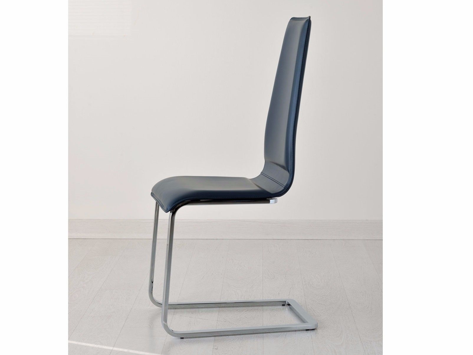 LILO | Sedia a sbalzo By Italy Dream Design