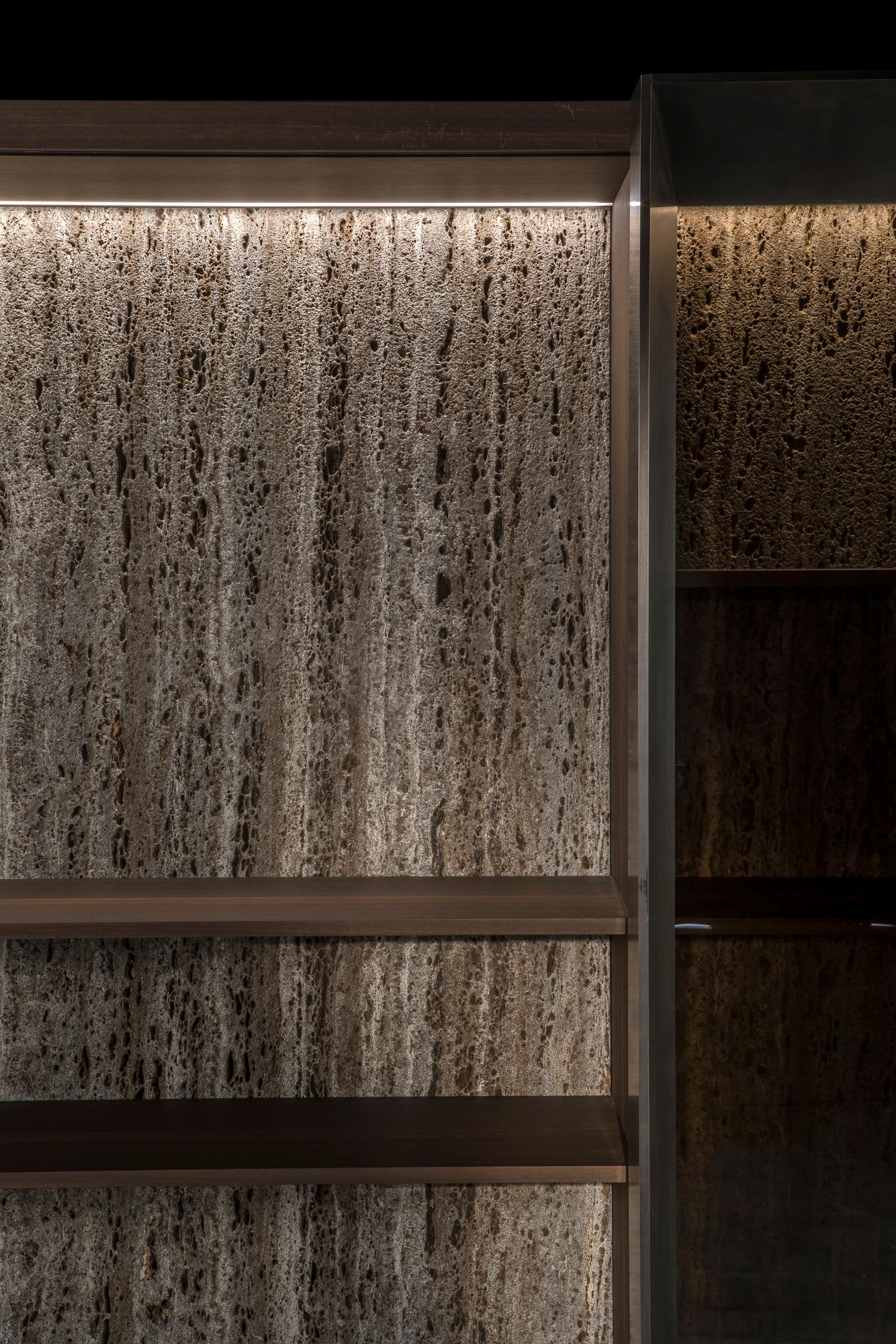 LOOM PROGRAM DOORS Solid wood storage wall By Henge | design Massimo ...