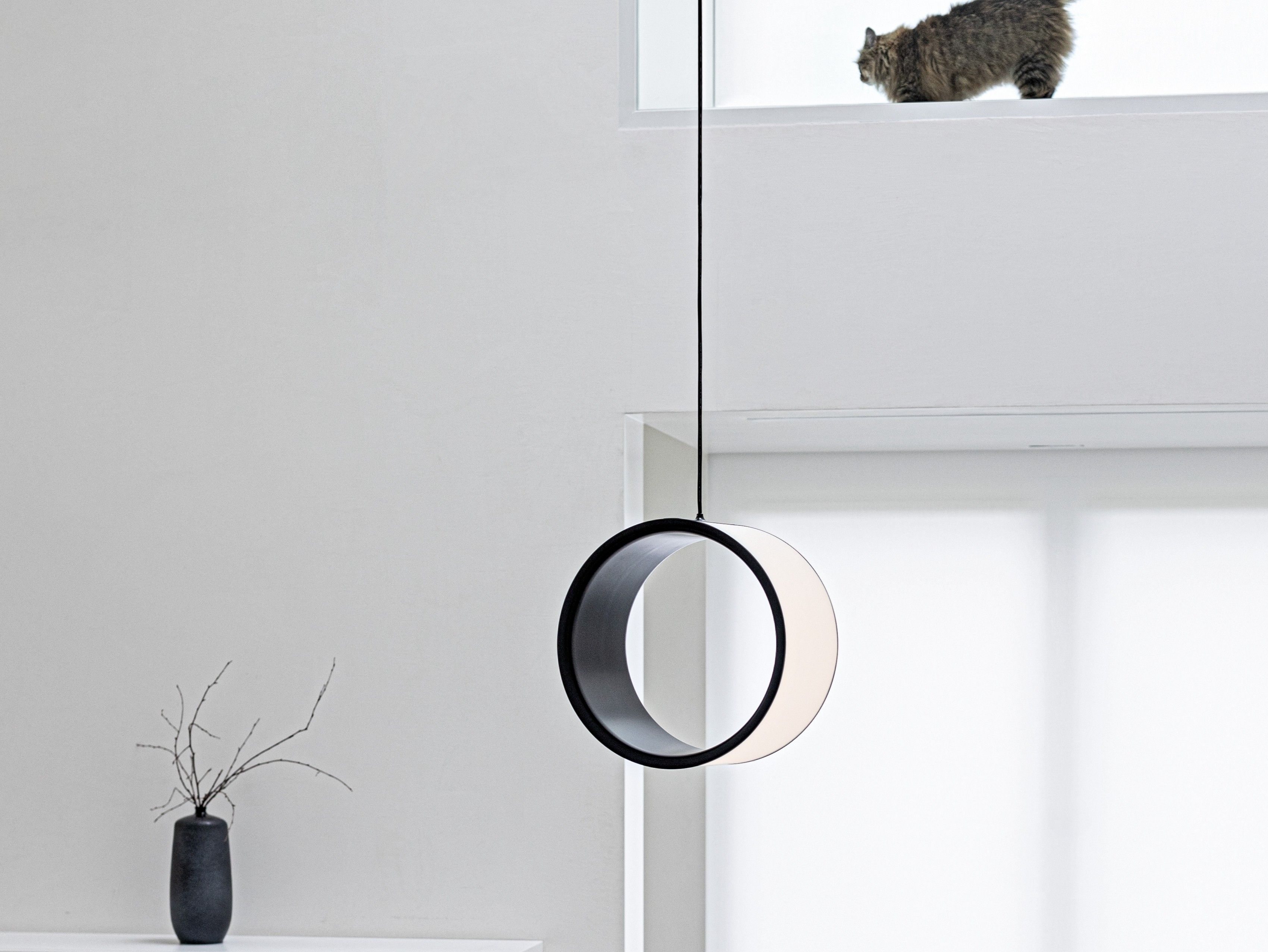 LOST LED pendant lamp By Magis | design BrogliatoTraverso
