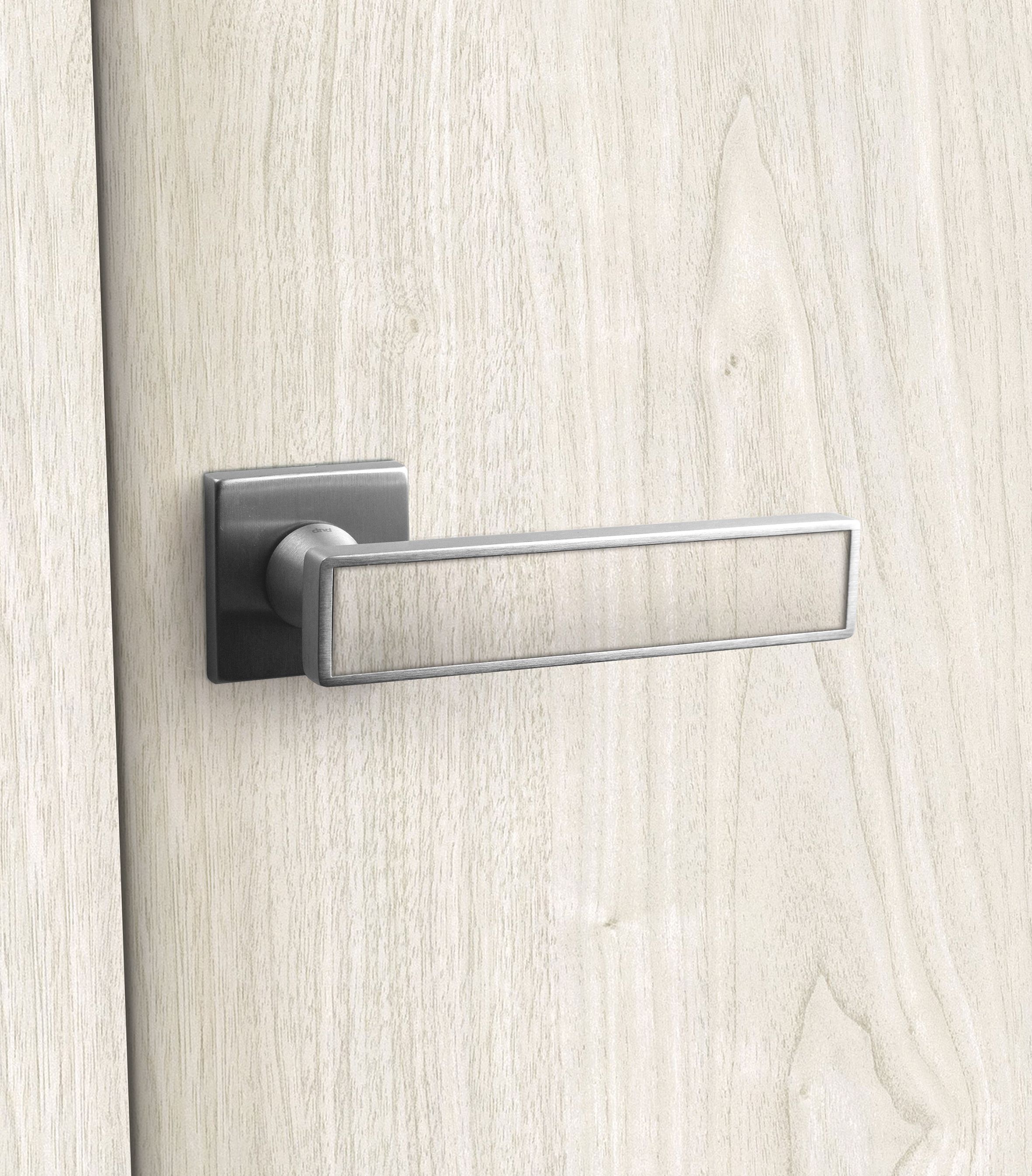 LOVLY Hinged door By DIERRE