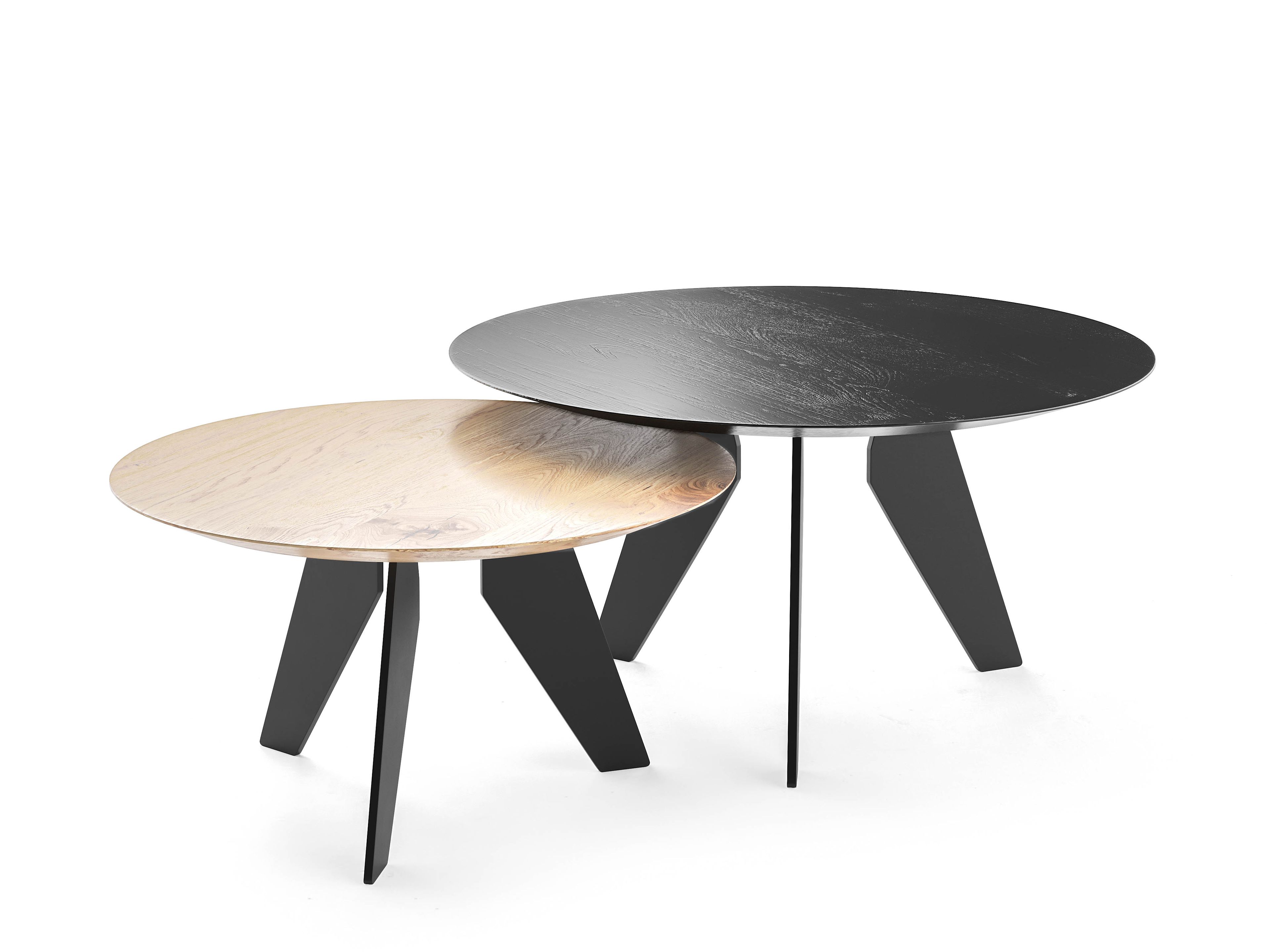 HOOGLAND Round oak coffee table with steel structure By ONE HOUSE