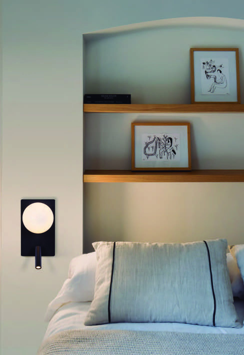 GLOS Adjustable metal reading lamp By luxcambra | design Jordi Llopis
