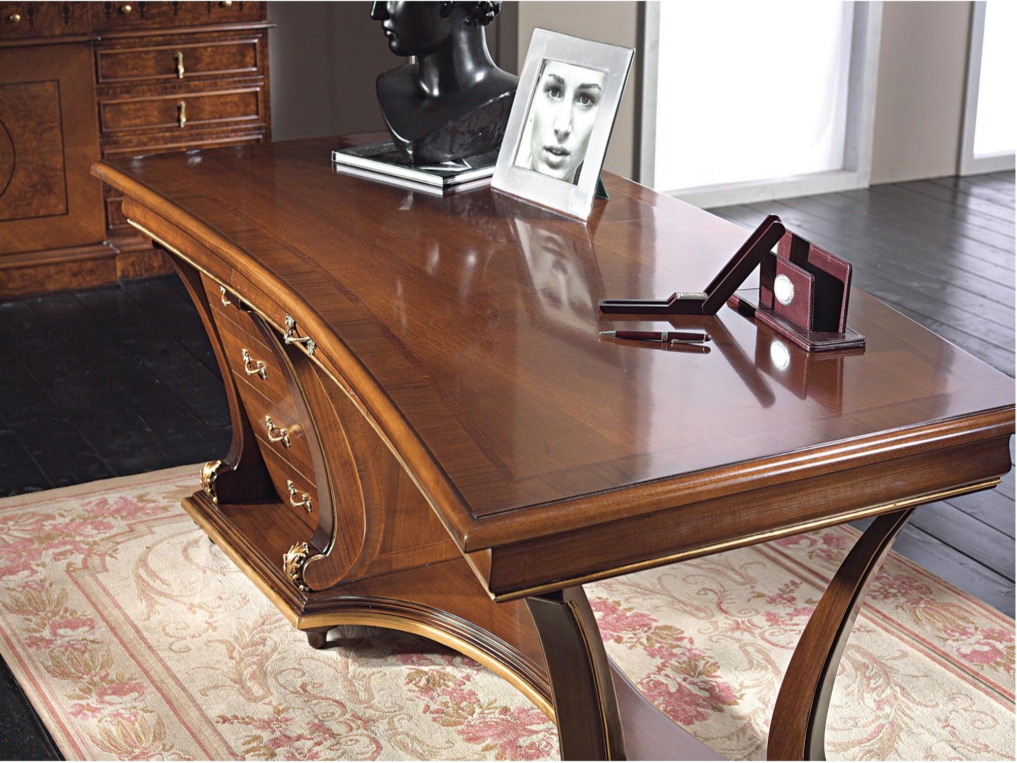 LUXURY Solid wood executive desk with drawers By Guerra Vanni