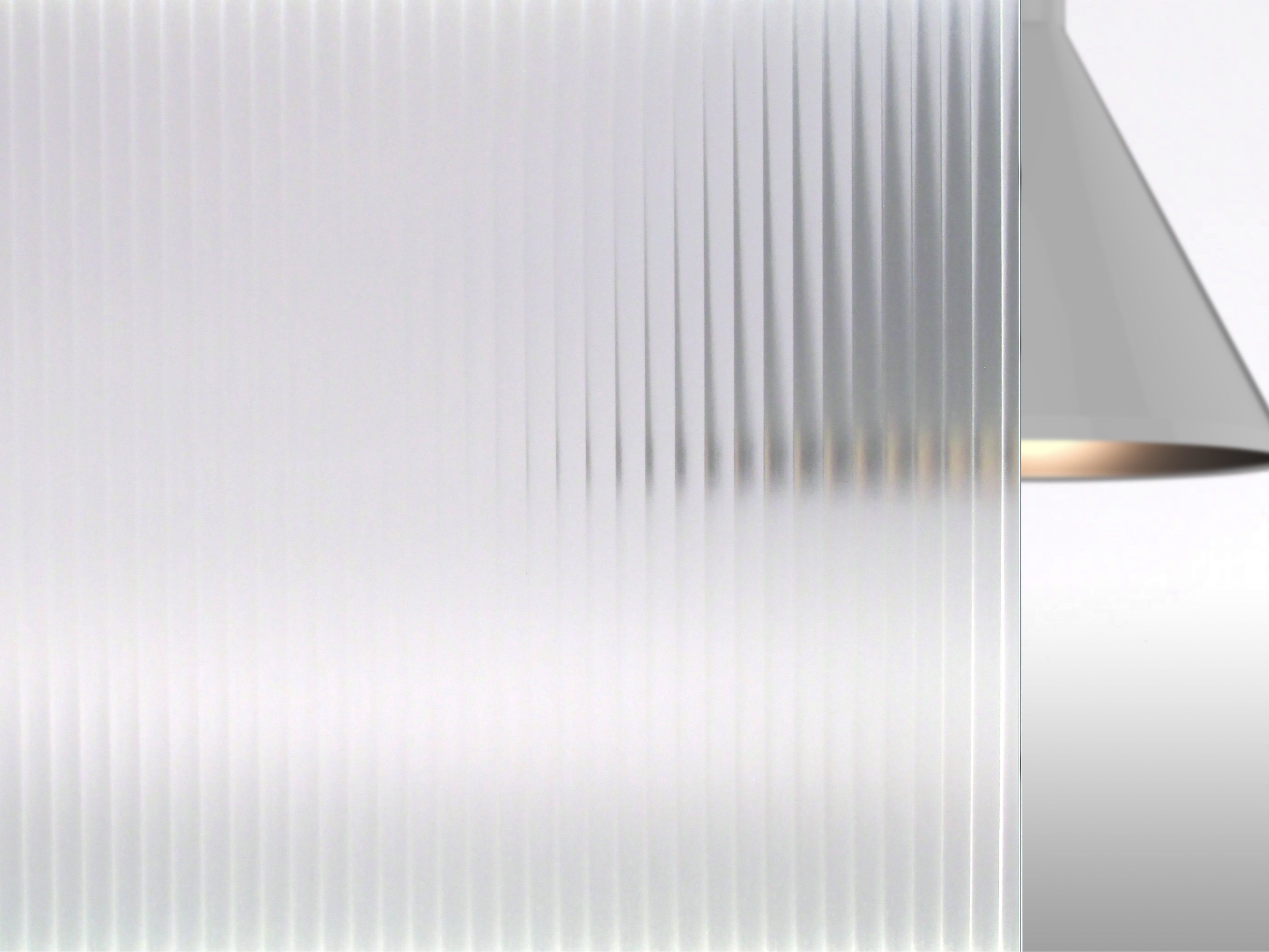 MADRAS® PLISSÉ Satin glass with linear texture By Madras®
