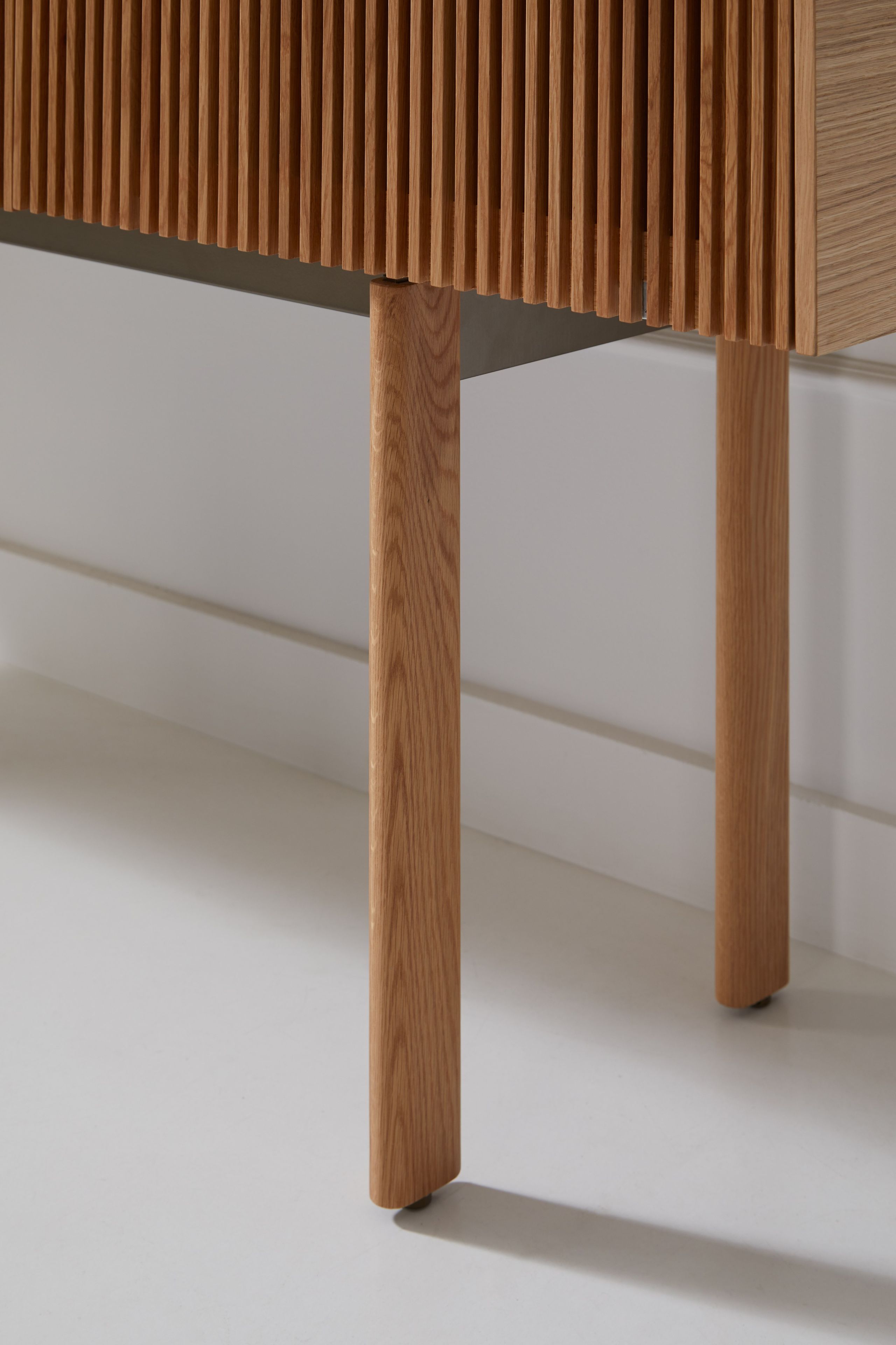 MALMÖ TECHNIC | Console table By Punt design Mario Ruiz