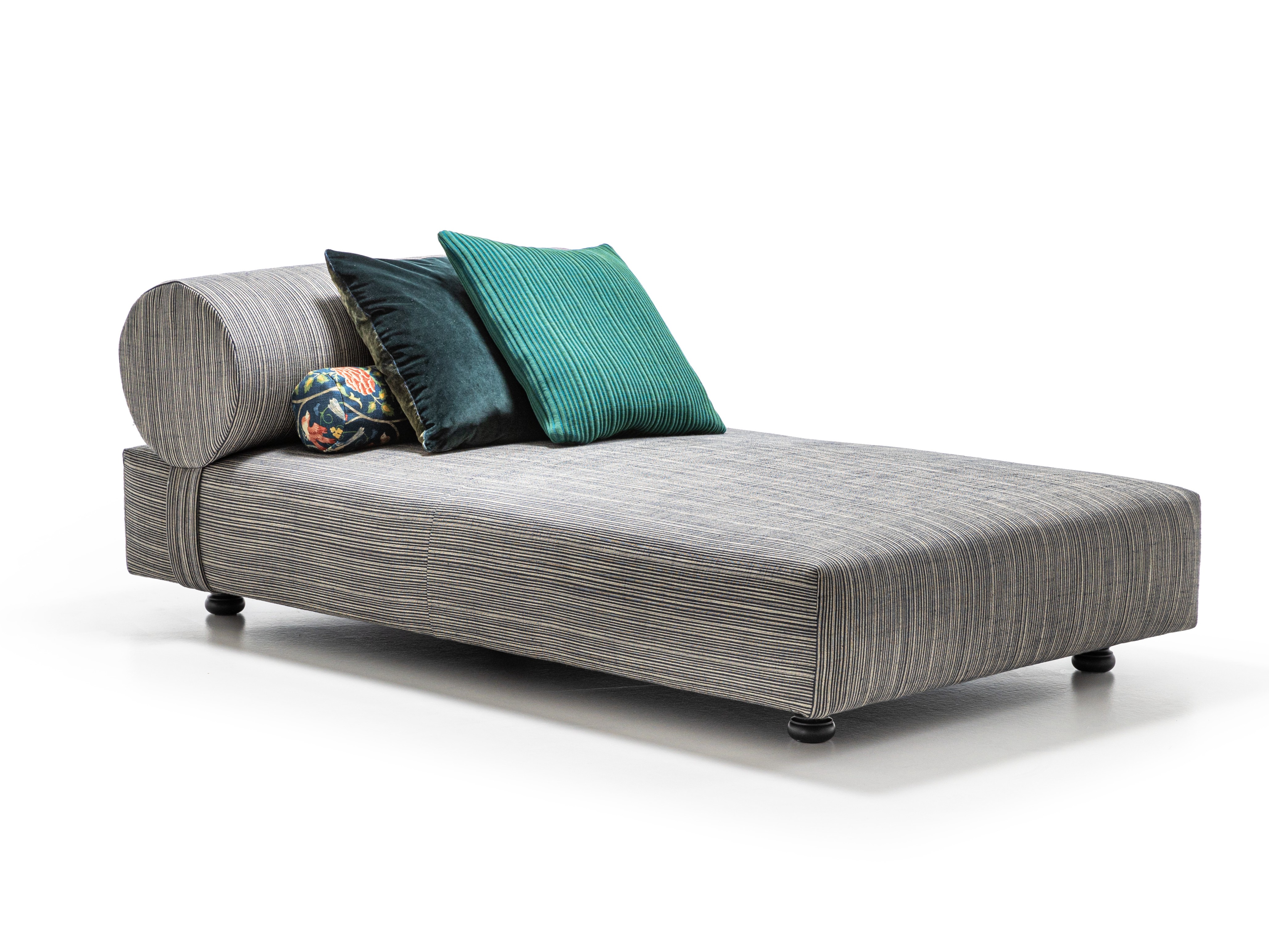 SALON NANÀ Fabric day bed By Moroso | design Annabel Karim Kassar