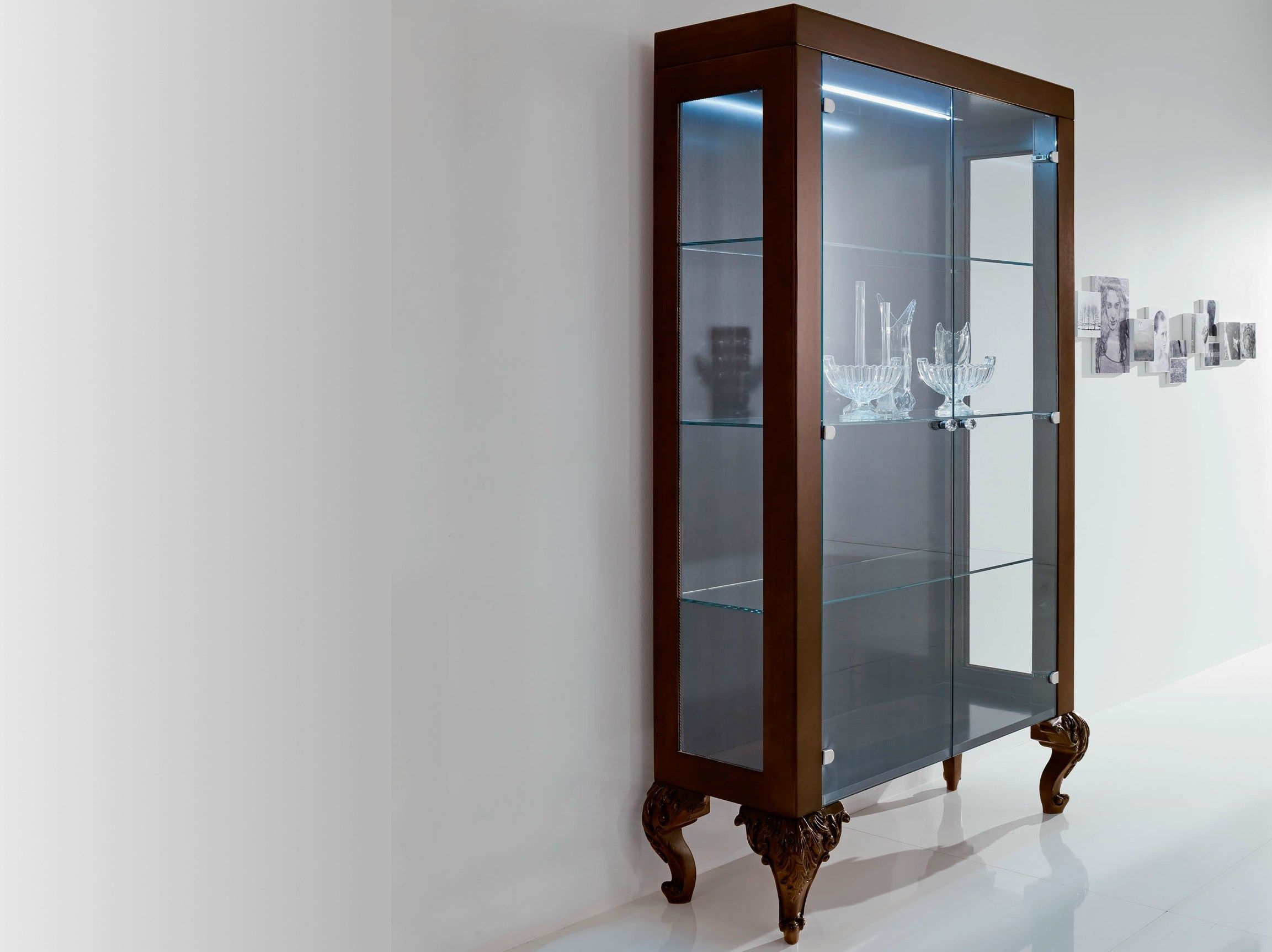 MINIMAL BAROQUE | Vitrine mit integrierter Beleuchtung By Modenese ...