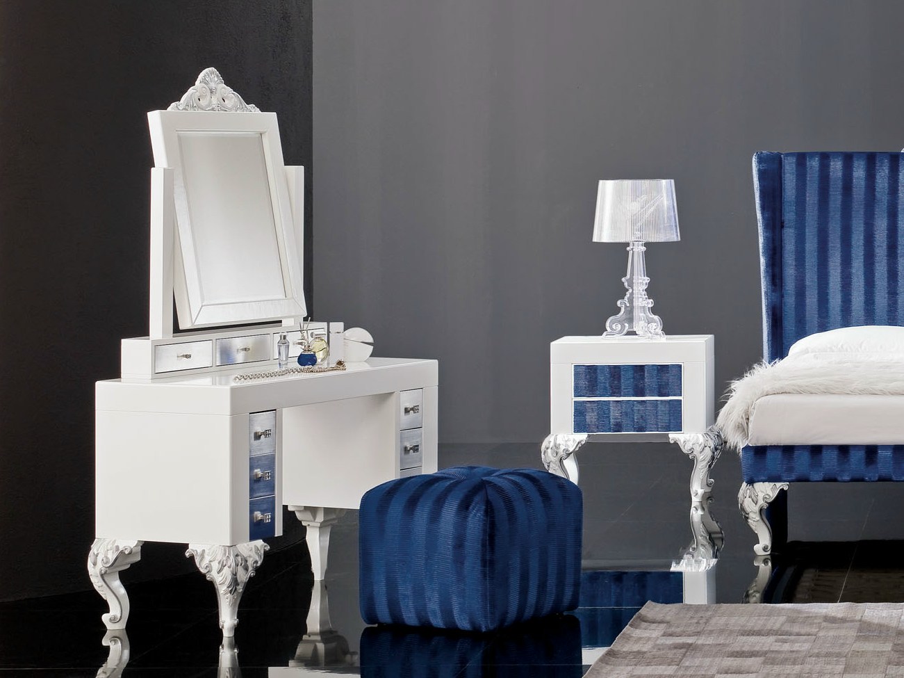 MINIMAL BAROQUE Wooden dressing table By Modenese Luxury Interiors