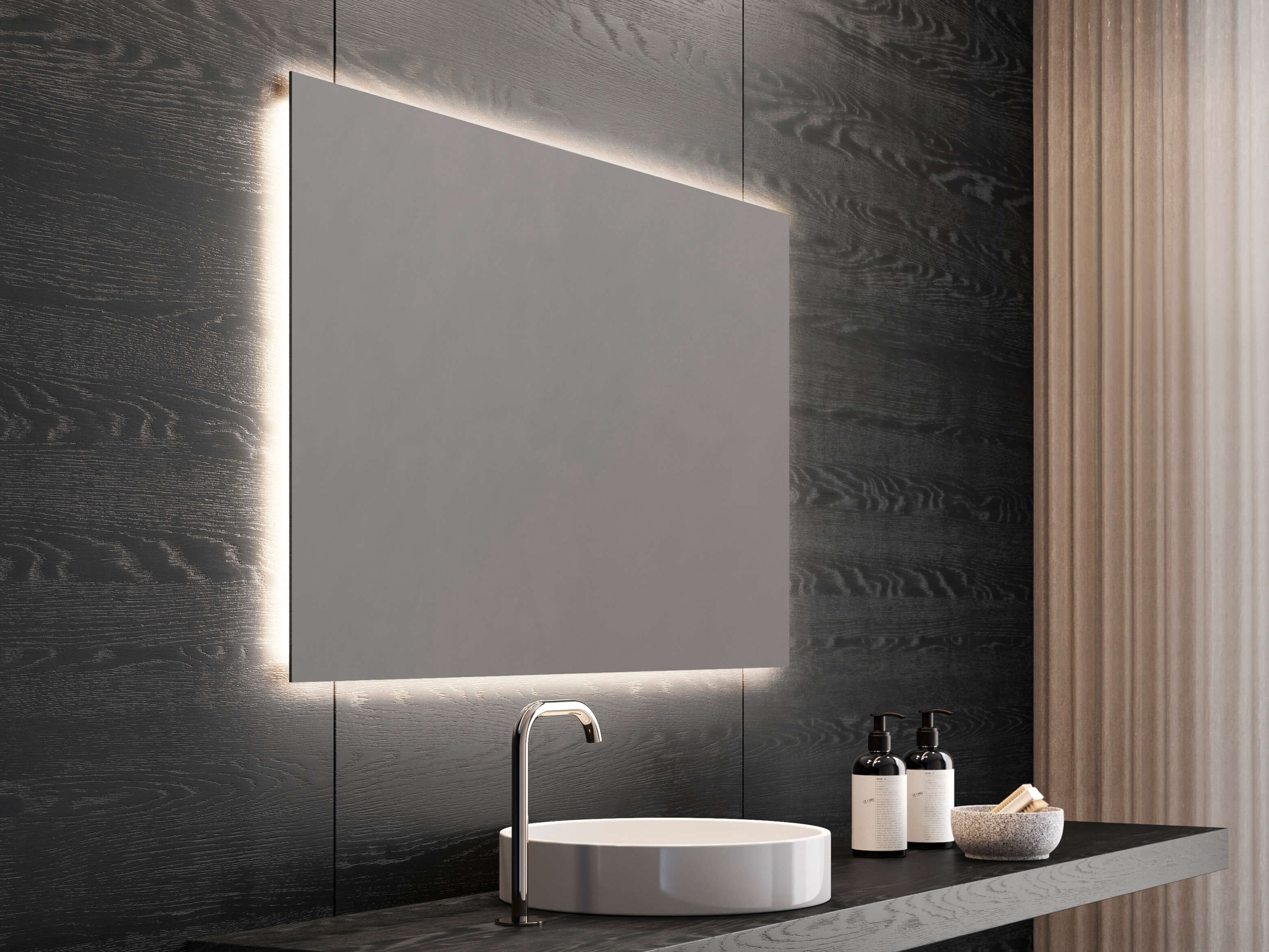 Mirror Mirror with integrated lighting By GAROFOLI