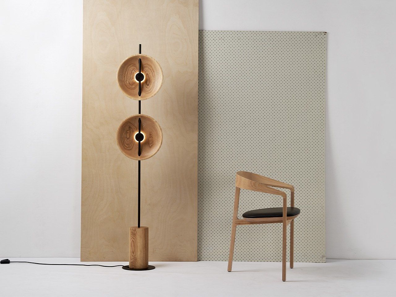 MITO LED American ash floor lamp By Rakumba