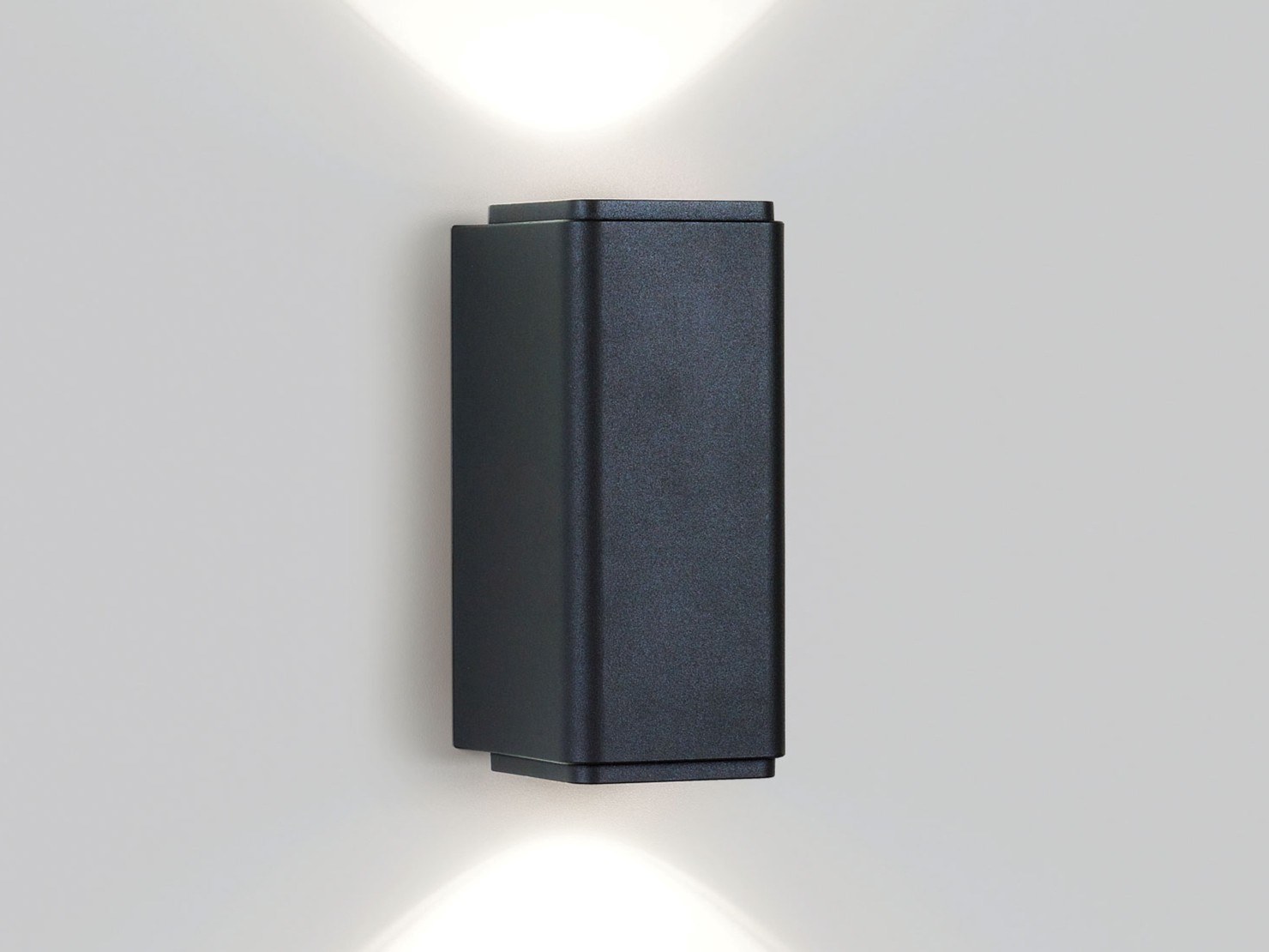 MOMBA | LED Outdoor wall Lamp By Delta Light
