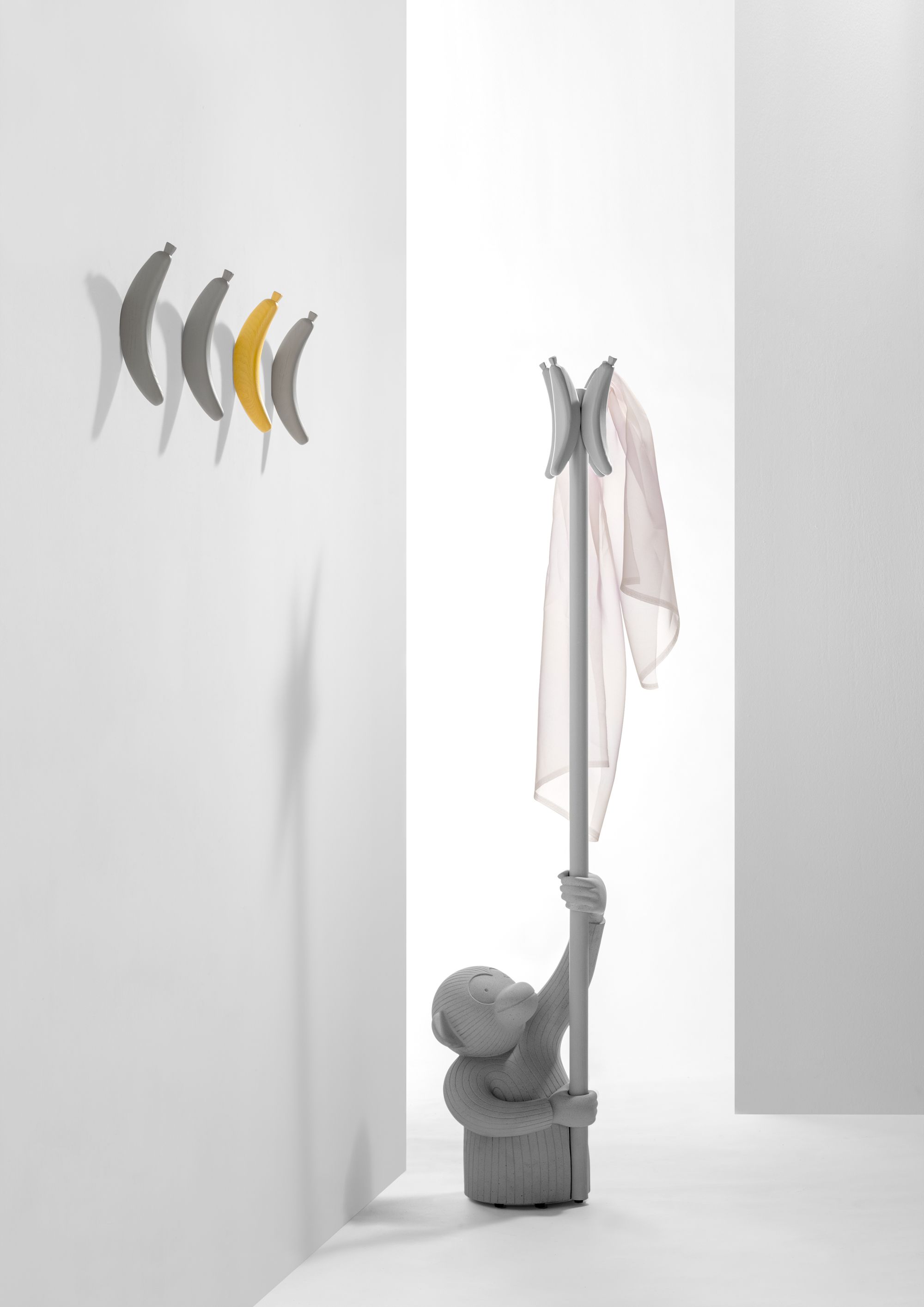 MONKEY | Wall-mounted coat rack By BD Barcelona Design design Jaime Hayon