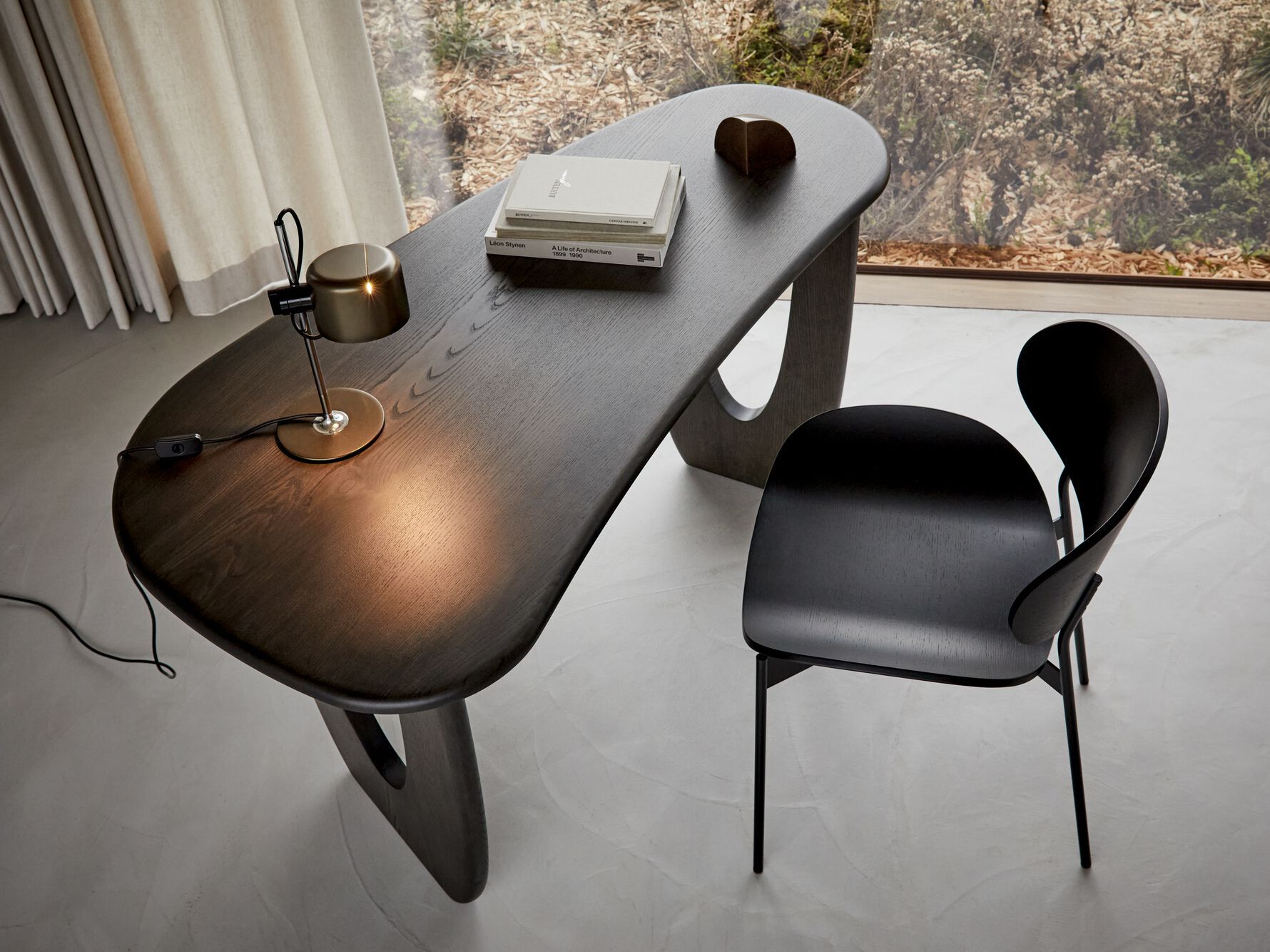 CALA Writing desk By MORE