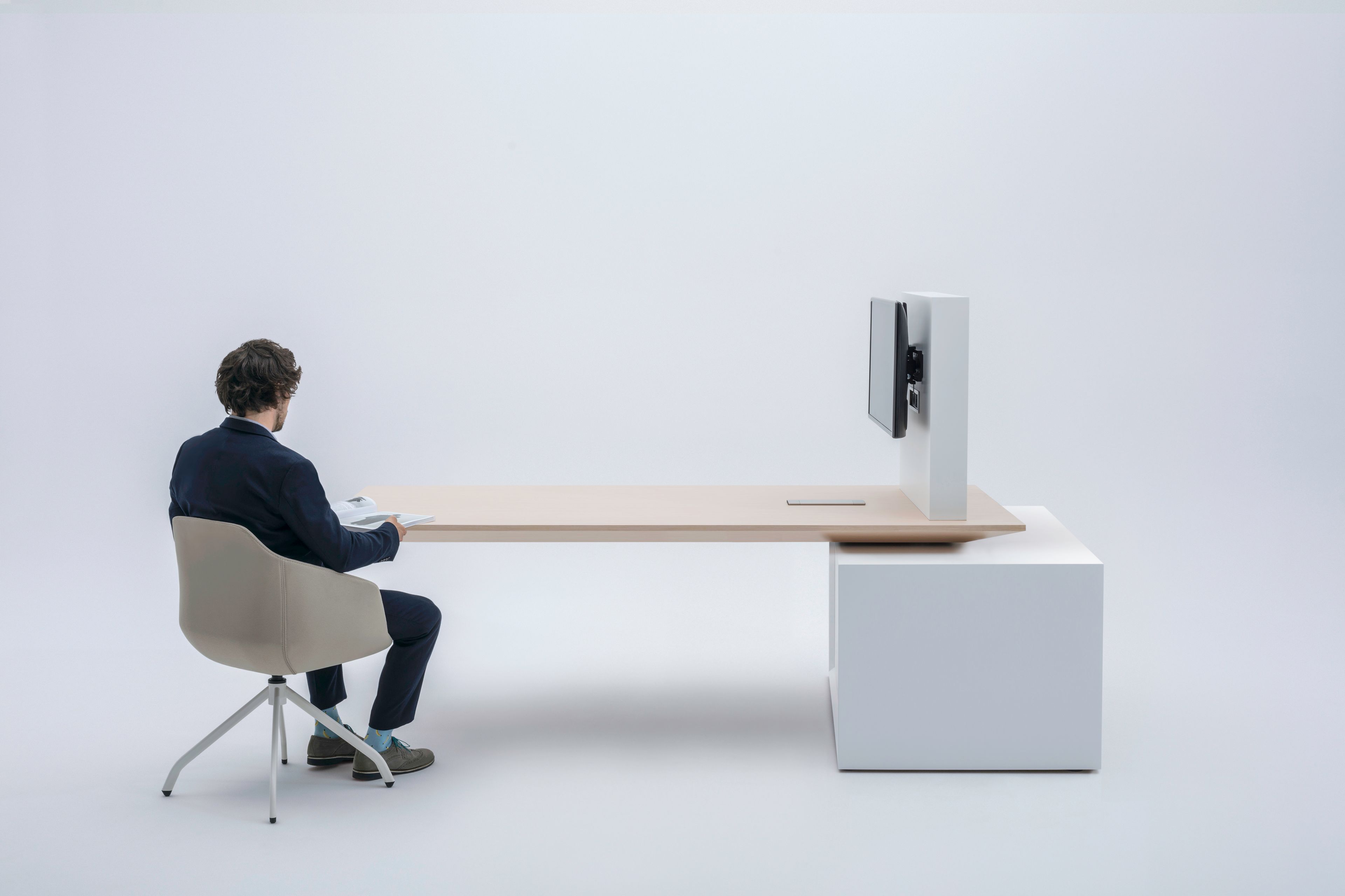 GRAVITY | Multimedia meeting table Gravity Collection By MDD design ...