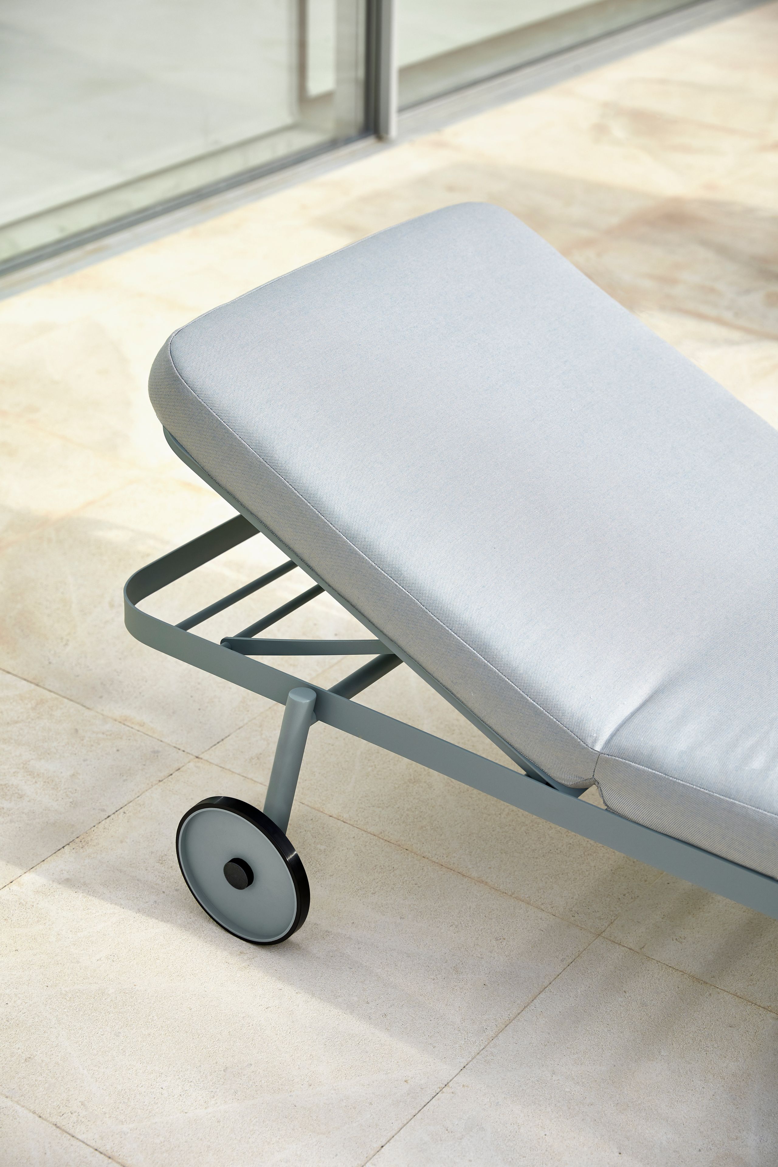 NAO | Sun lounger with castors Nao Collection By MUSOLA design Javier ...