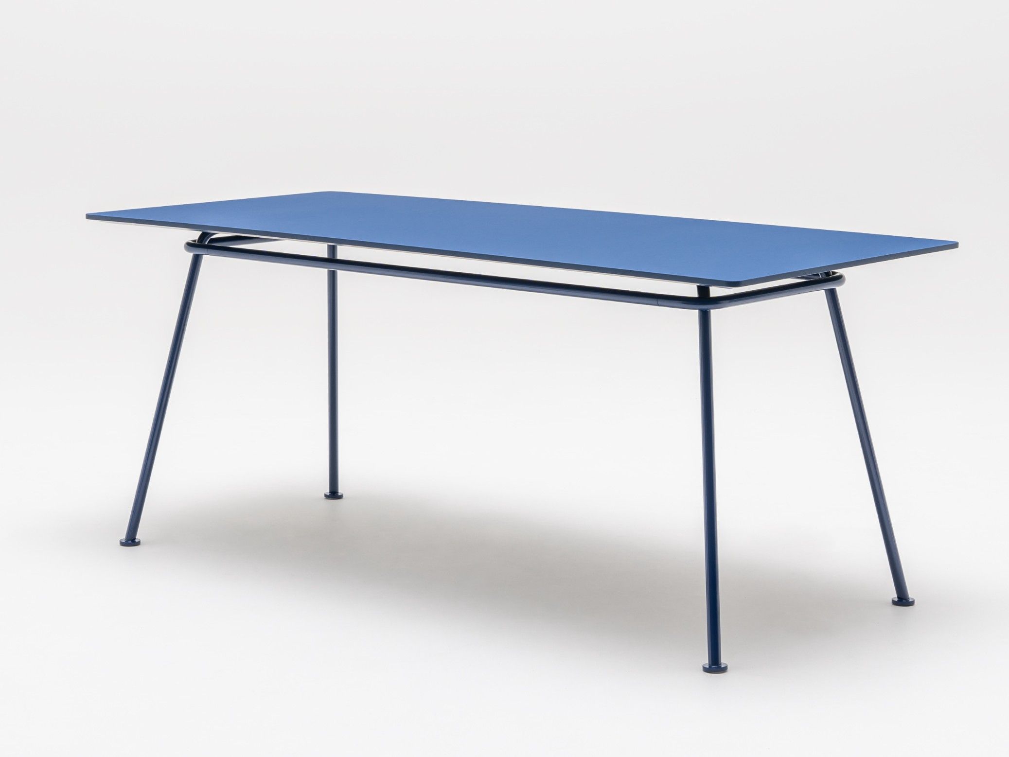 NEW SCHOOL Rectangular metal dining table By MDD | design Form Us With Love