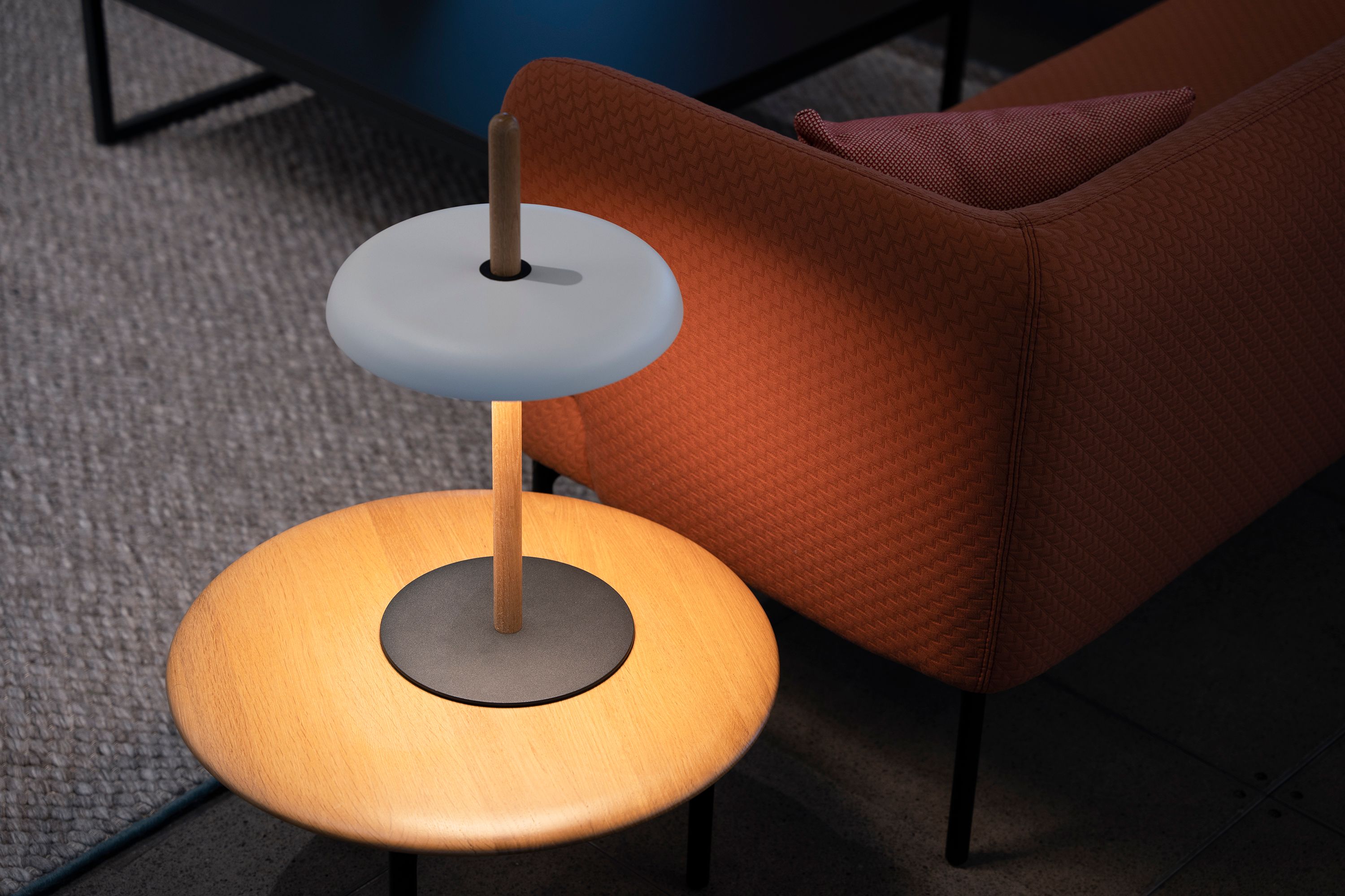 NIVÉL LED rechargeable table lamp By Pablo