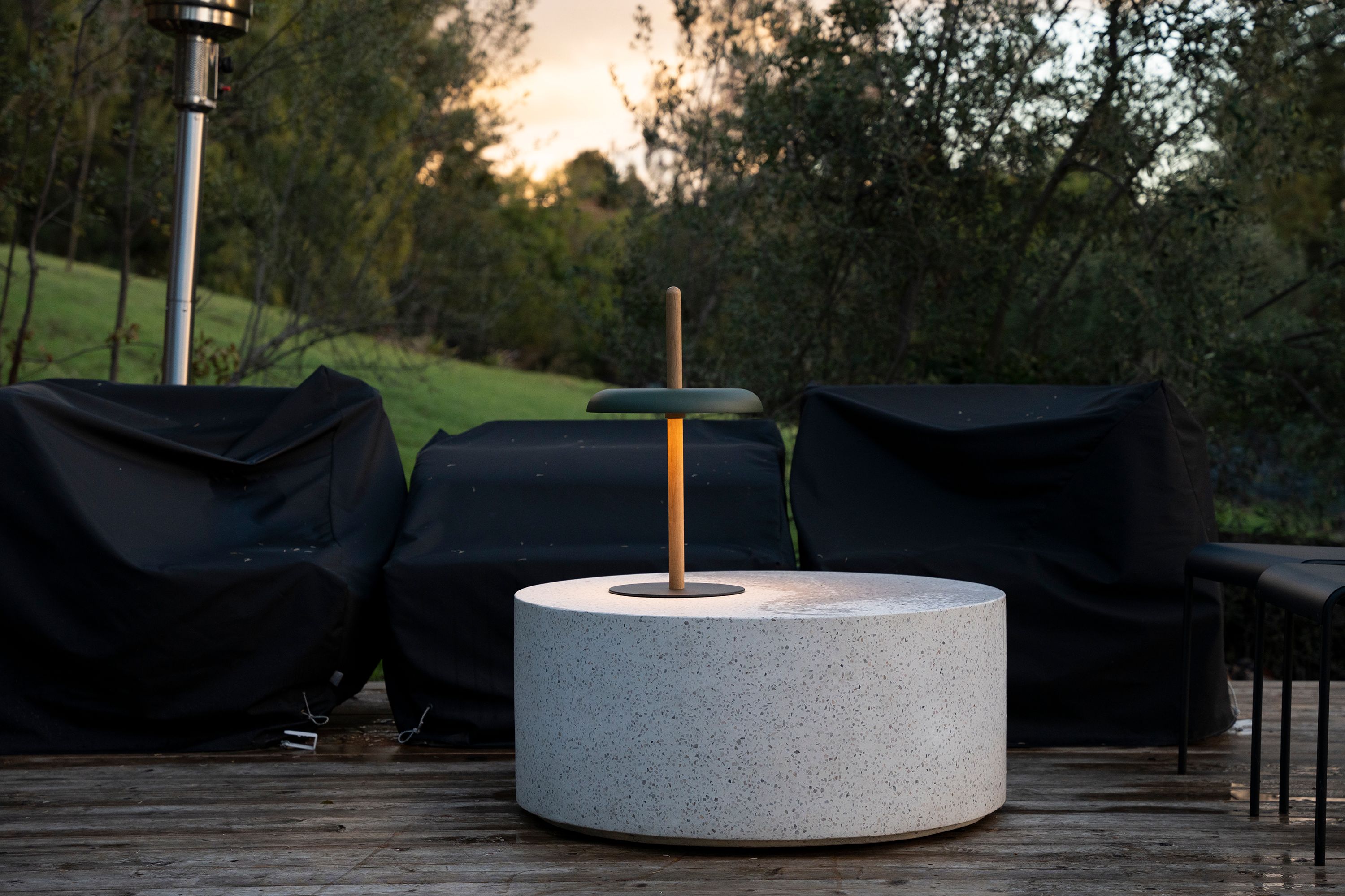 NIVÉL LED rechargeable table lamp By Pablo