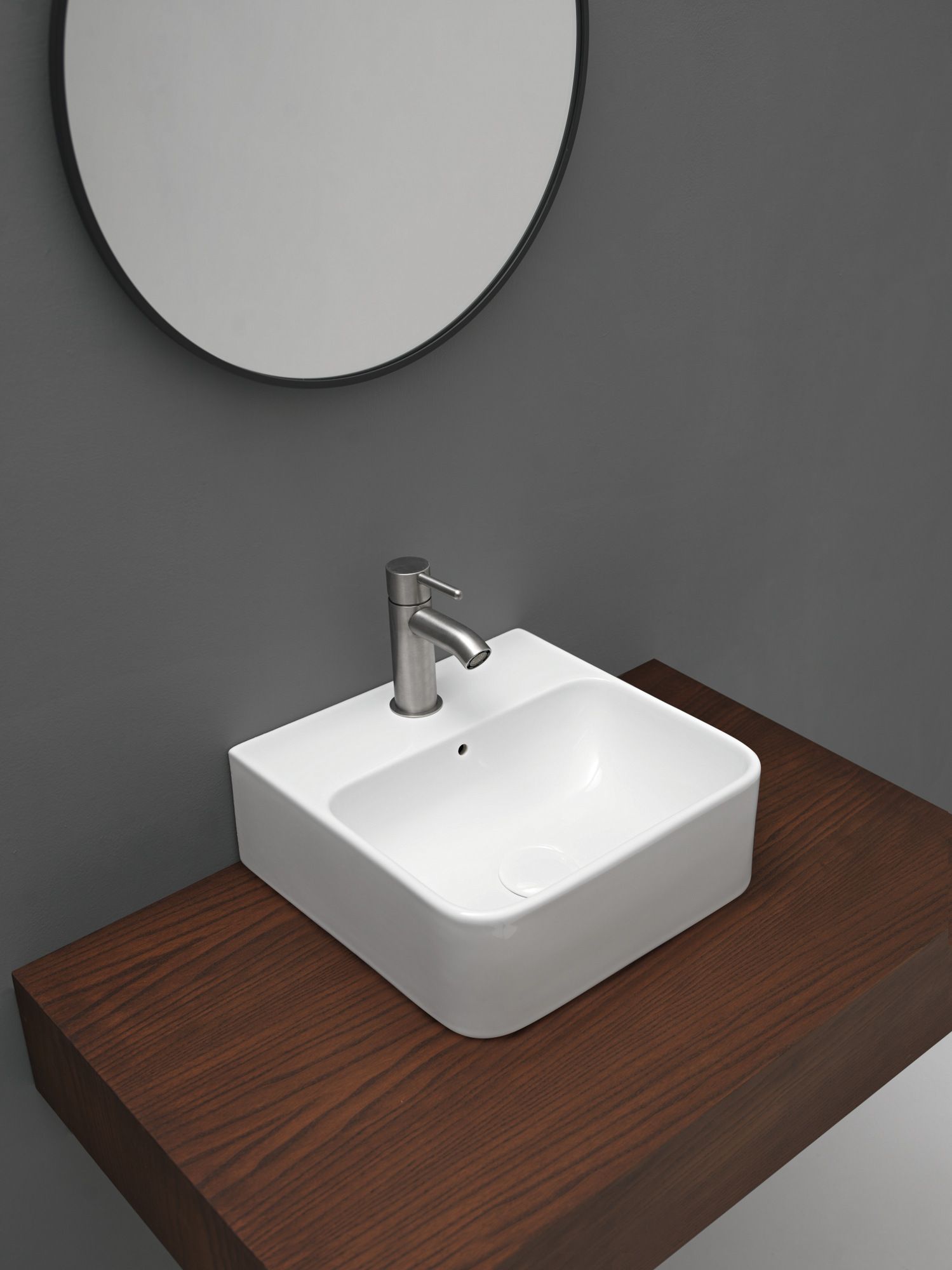 NORMAL Rectangular ceramic handrinse basin with overflow By Axa ...