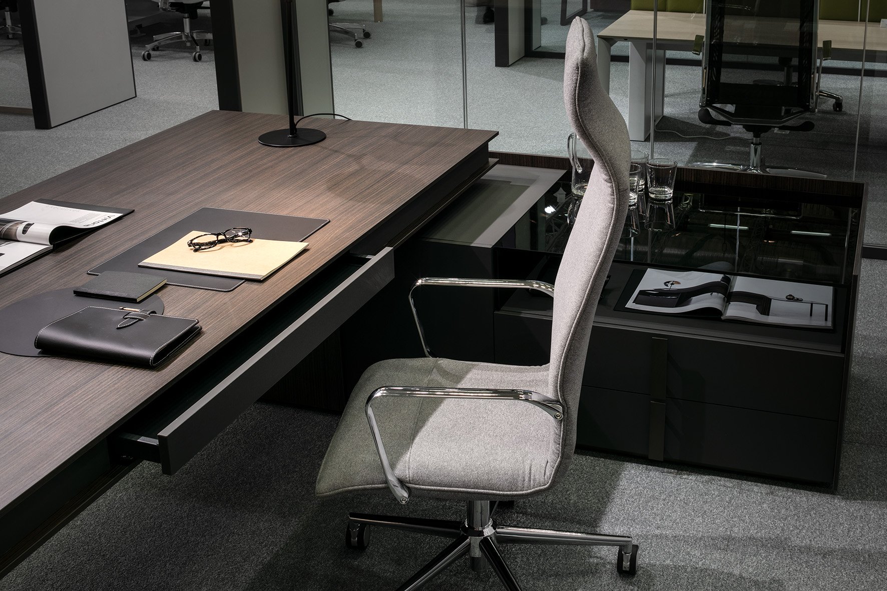 VITTORIA Laminate executive desk By CUF Milano | design Daniele Lo ...