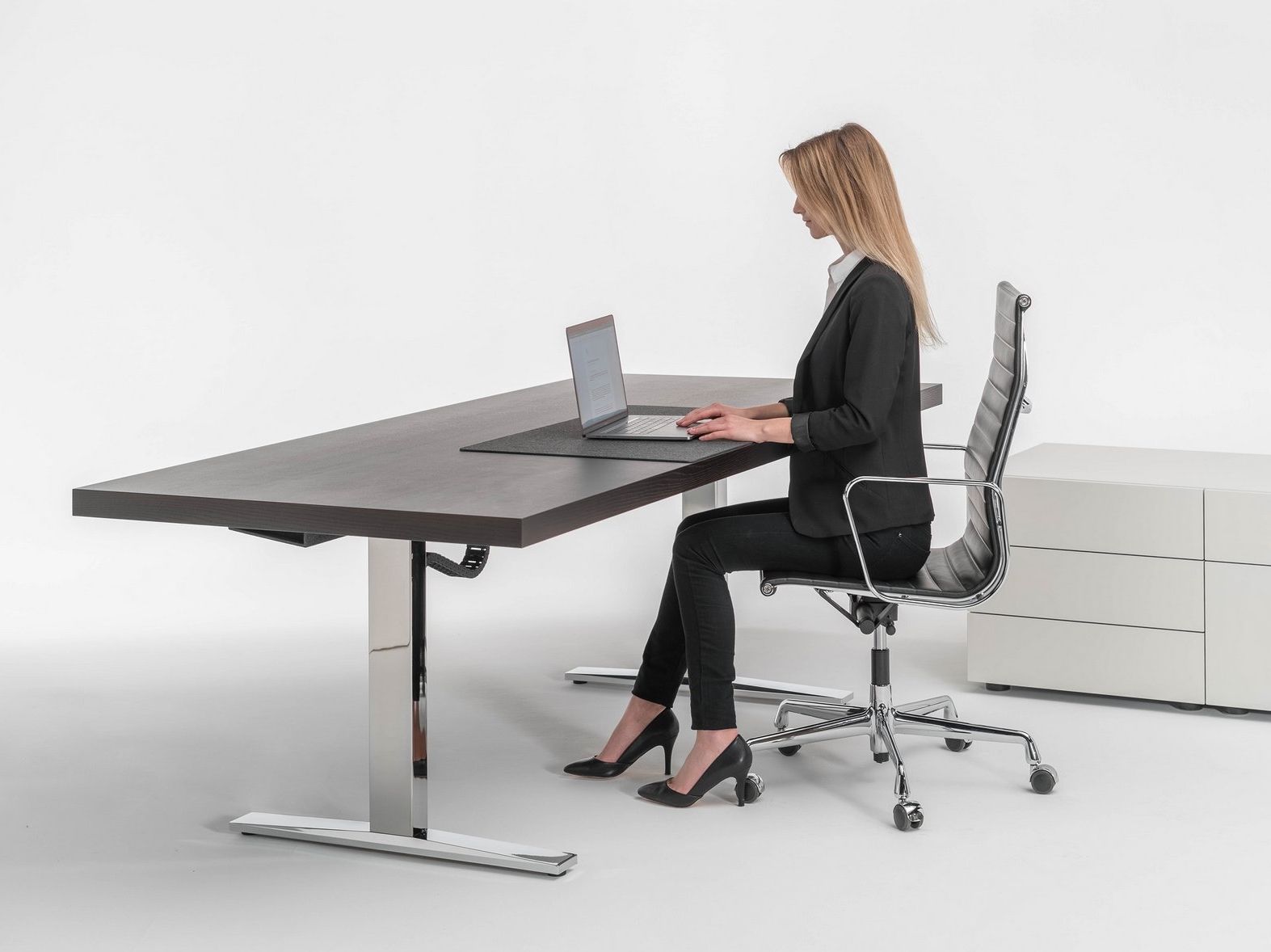 UPSITE Height-adjustable rectangular office desk By RENZ