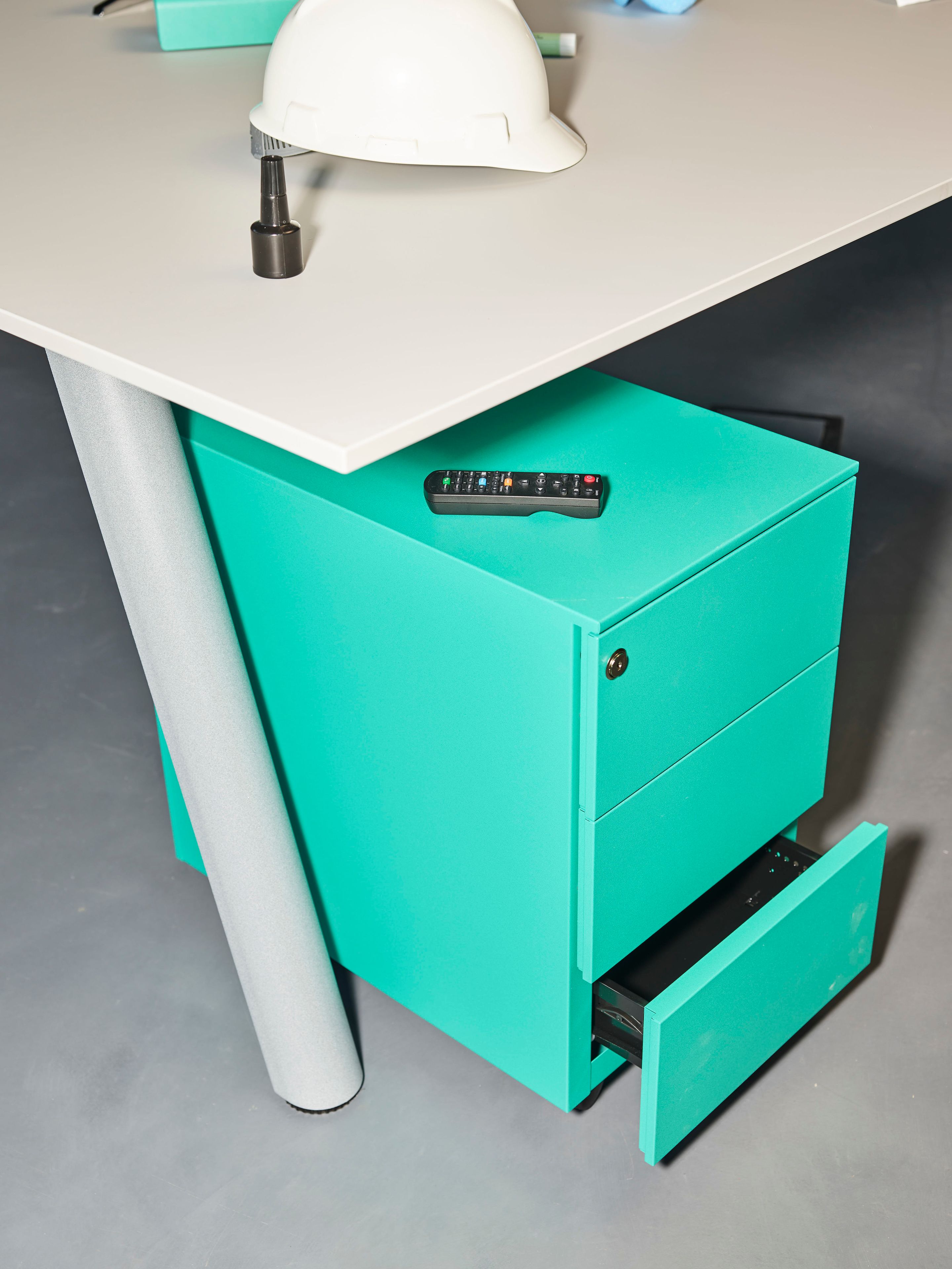 UNIBOX Metal office drawer unit with castors By Manerba