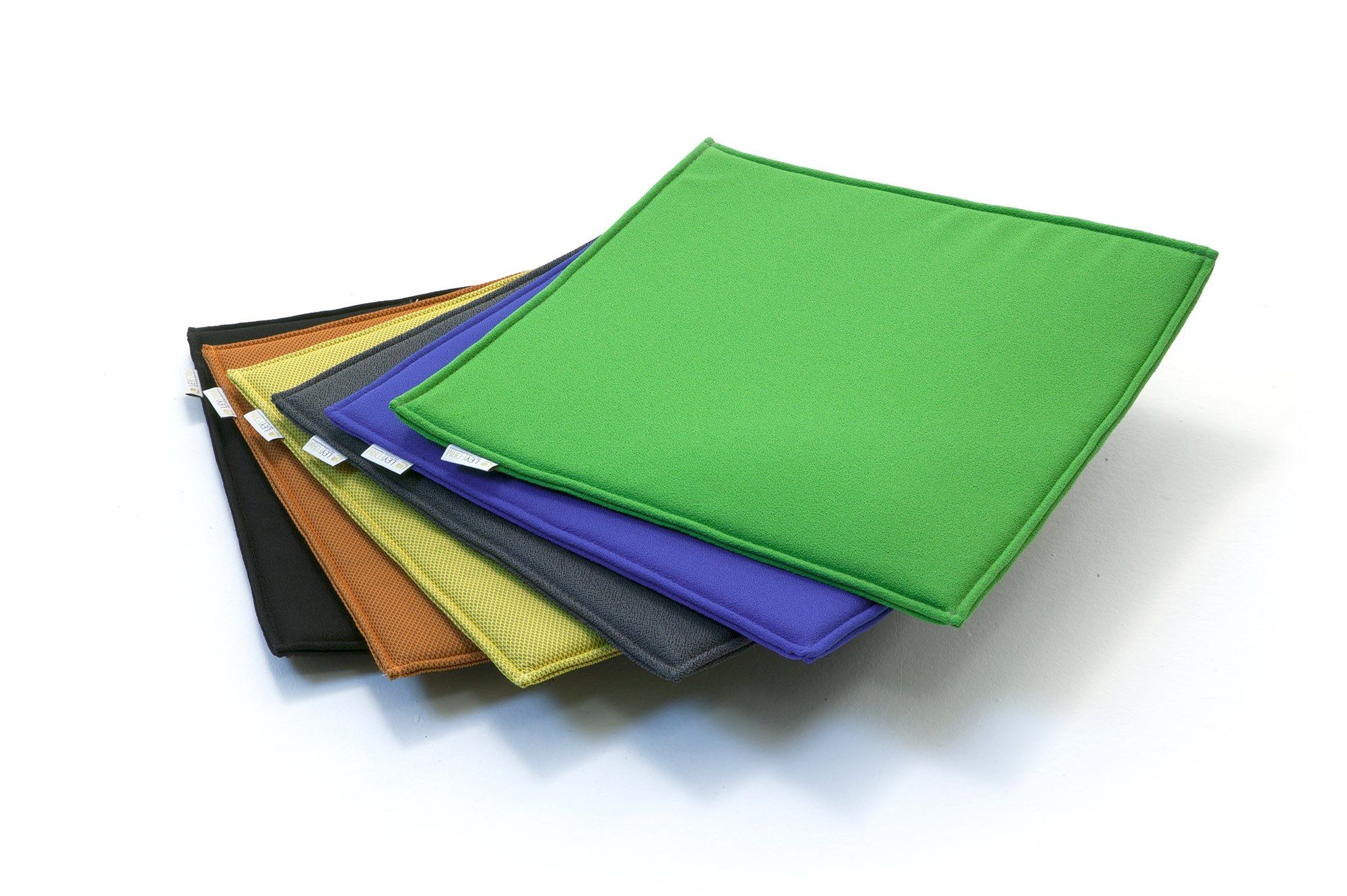 ORIGAMI RX | Beam seating Freestanding steel beam seating with armrests ...