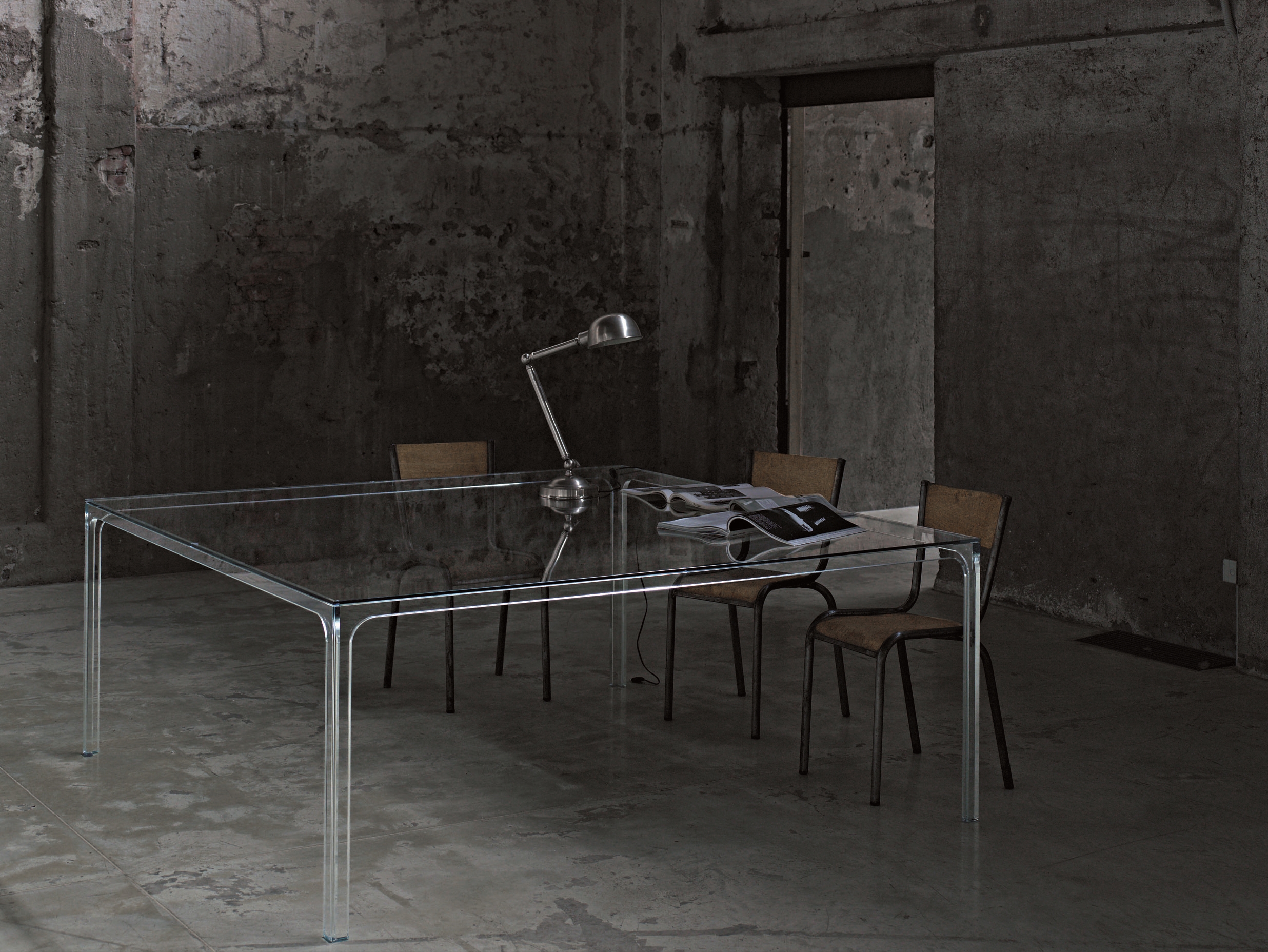 OSCAR Table By Glas Italia | design Piero Lissoni