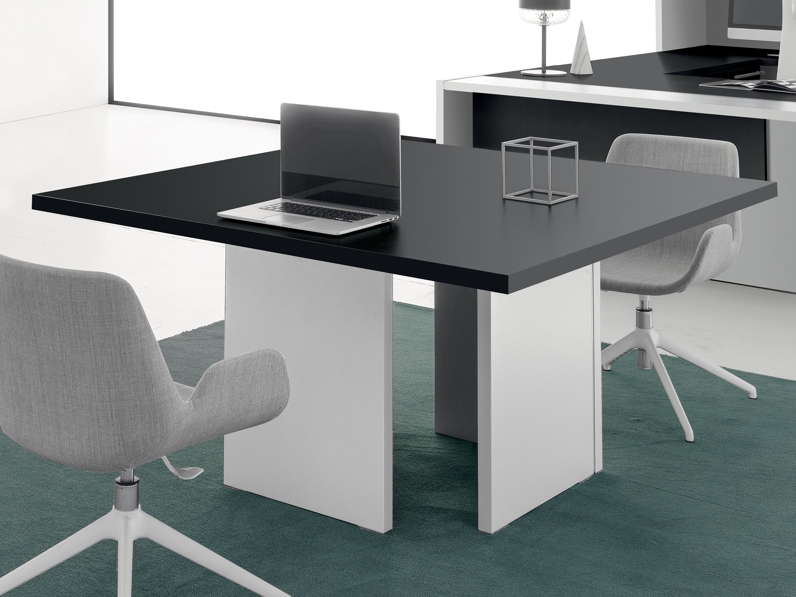 OXFORD | Square meeting table By DVO design Antonio Morello