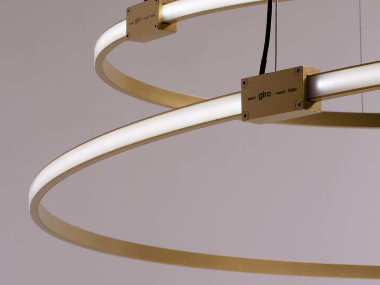 GIRO LED dimmable aluminium pendant lamp By Vesoi