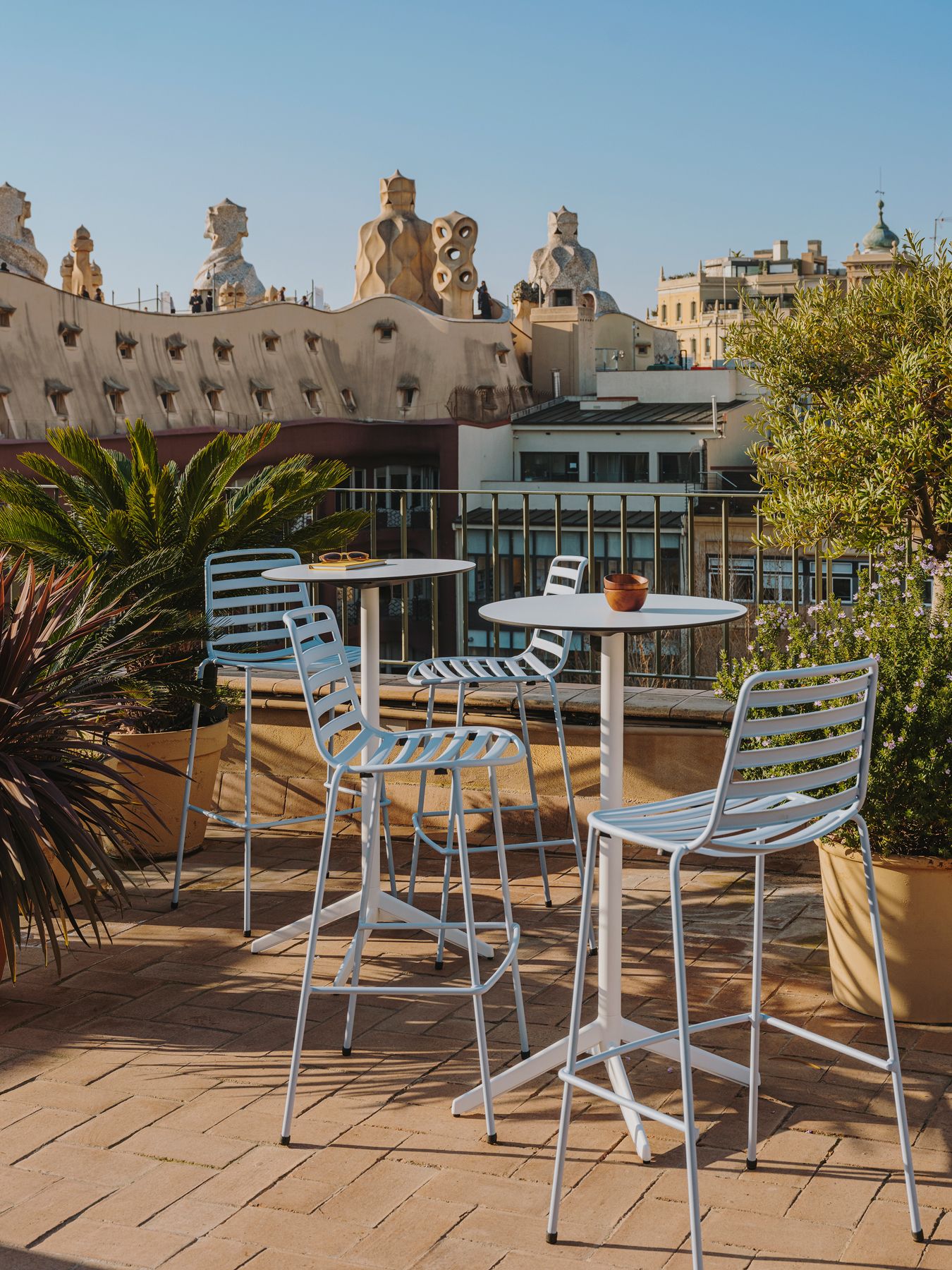 PILE Round drop-leaf high table By ENEA | design Estudi Manel Molina