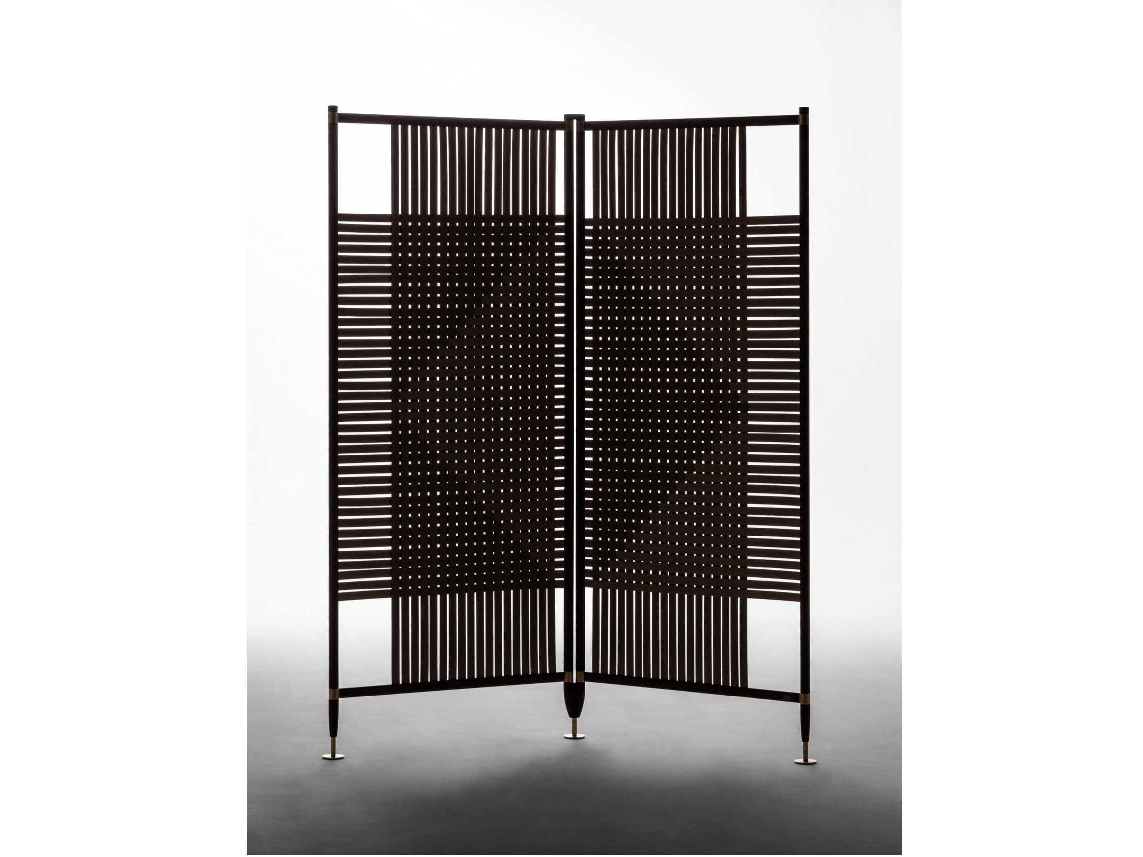 PLOT Room divider By Poltrona Frau | design GamFratesi