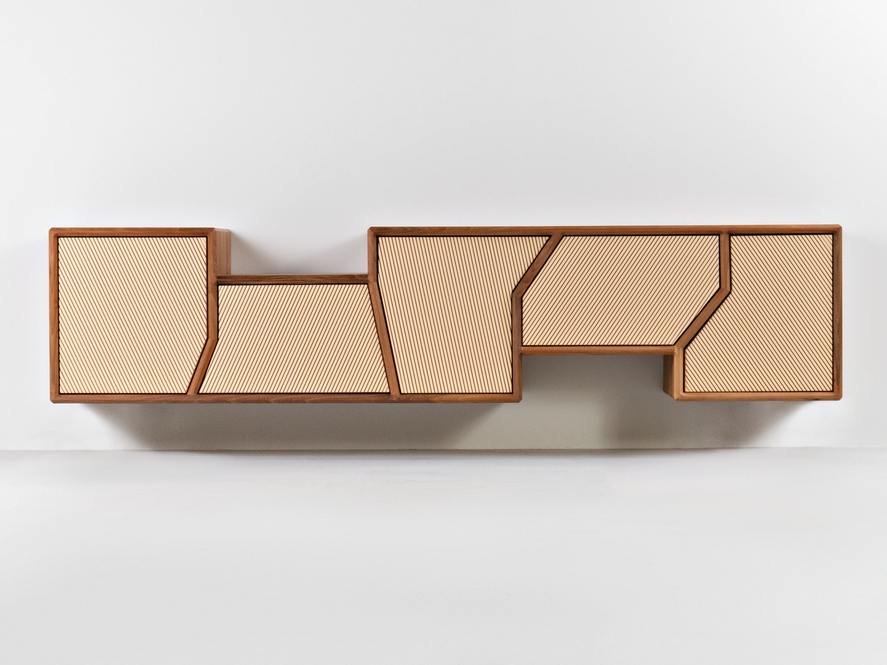 POLYGON madia By HOOKL und STOOL