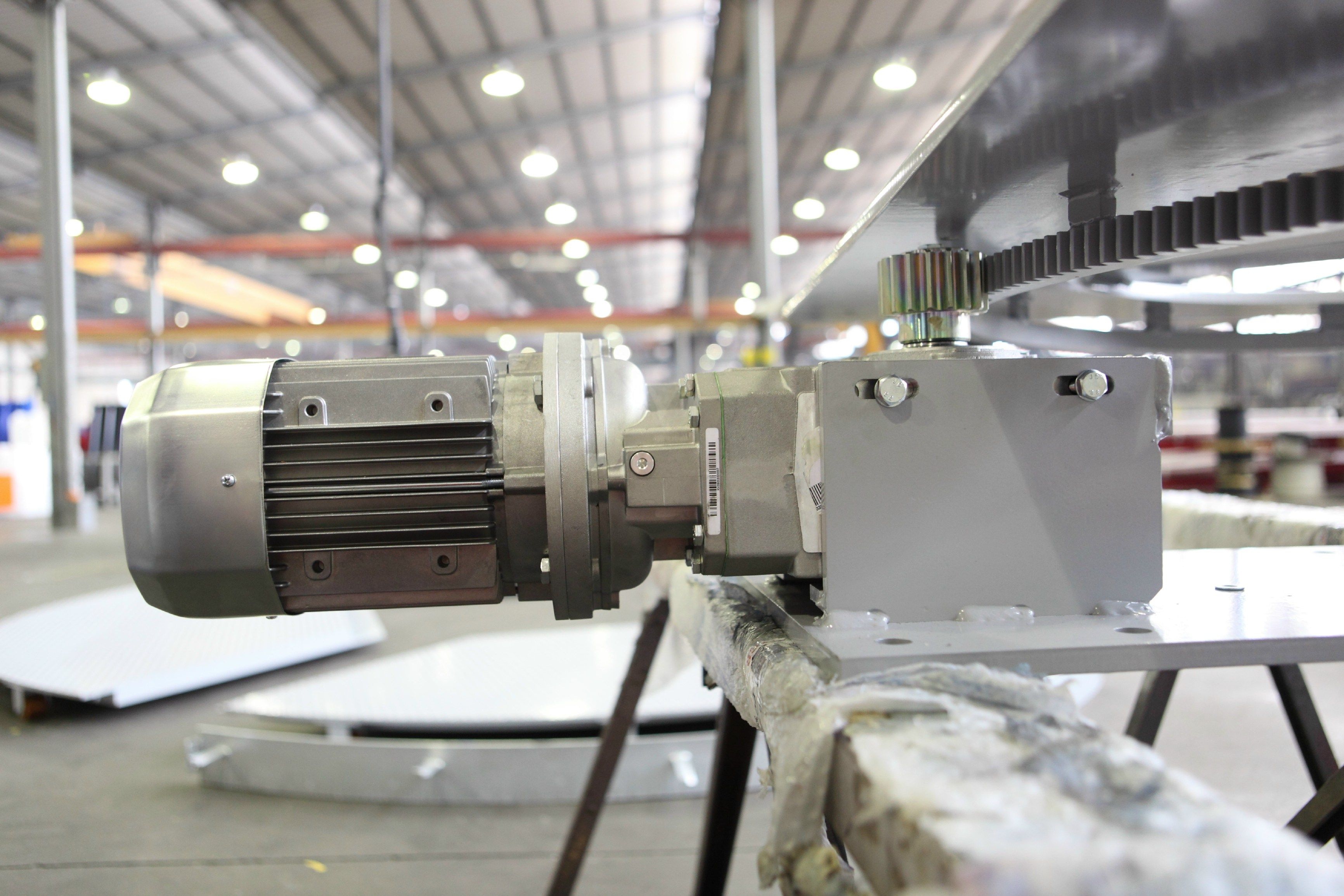 Rotating, moving platform for car RALLA 25 By O.ME.R.