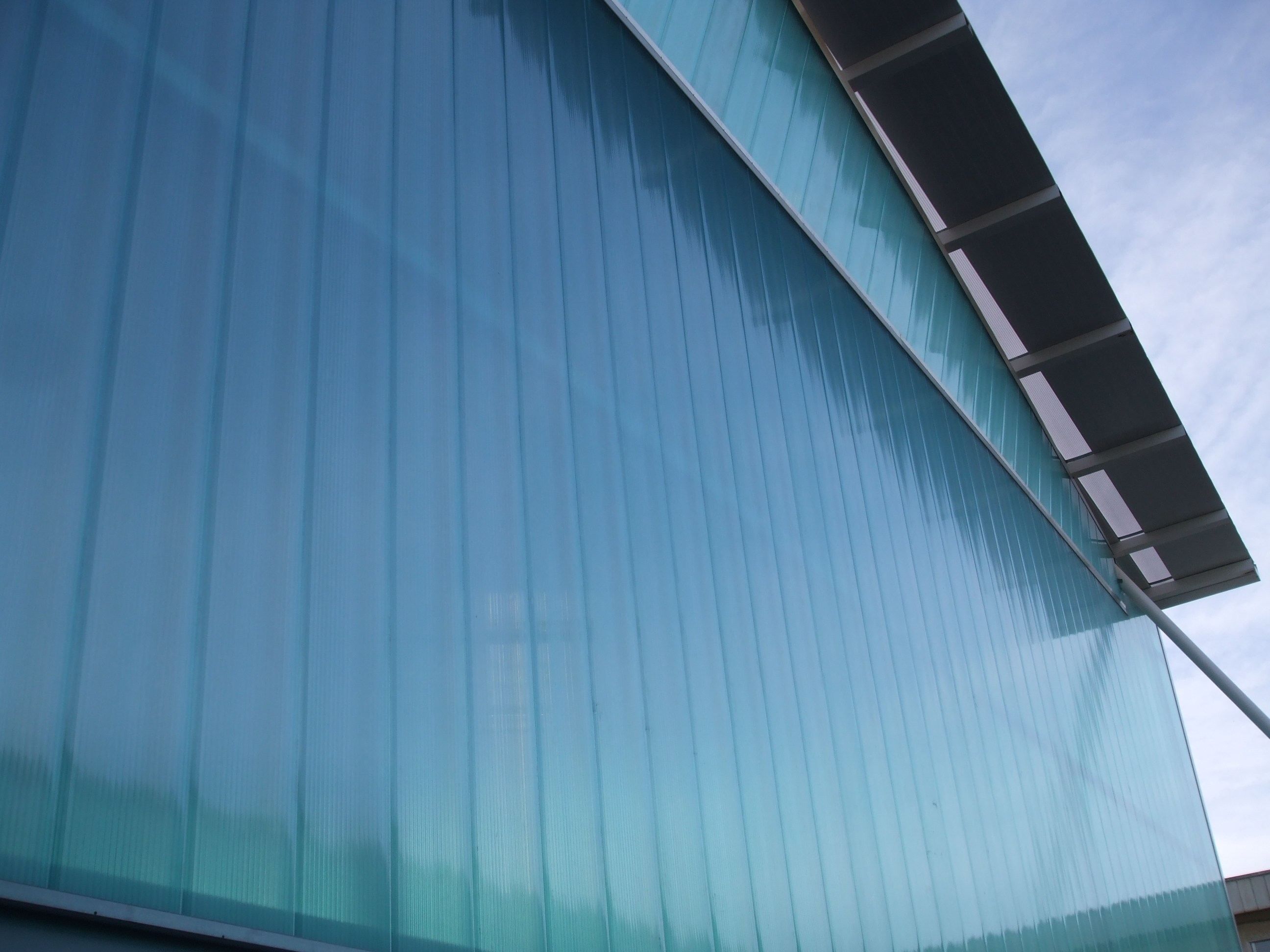 arcoPlus® 547/ 549 Système emboitable polycarbonate pour le facade ...