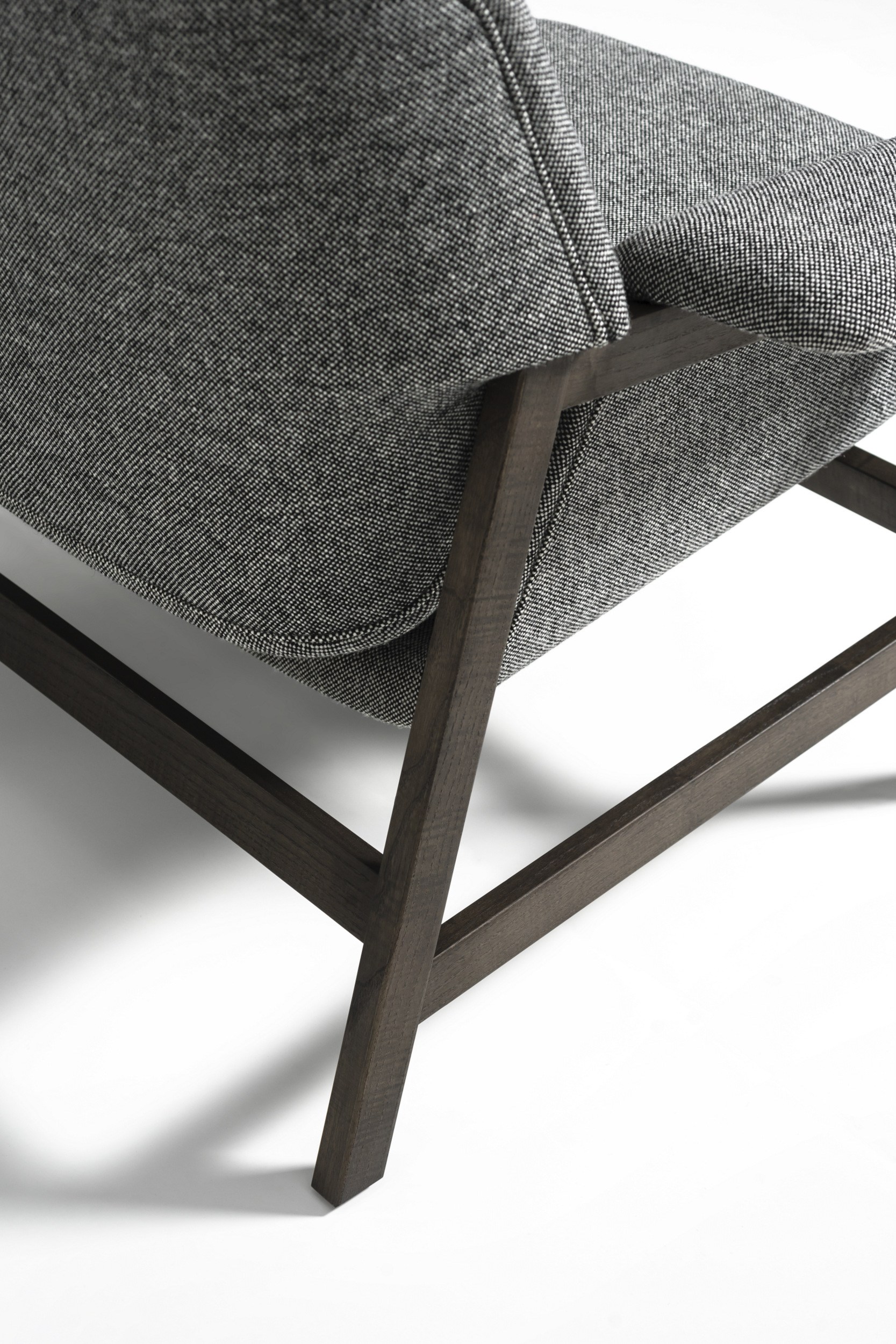 AGNESE | Armchair By Tacchini design Gianfranco Frattini