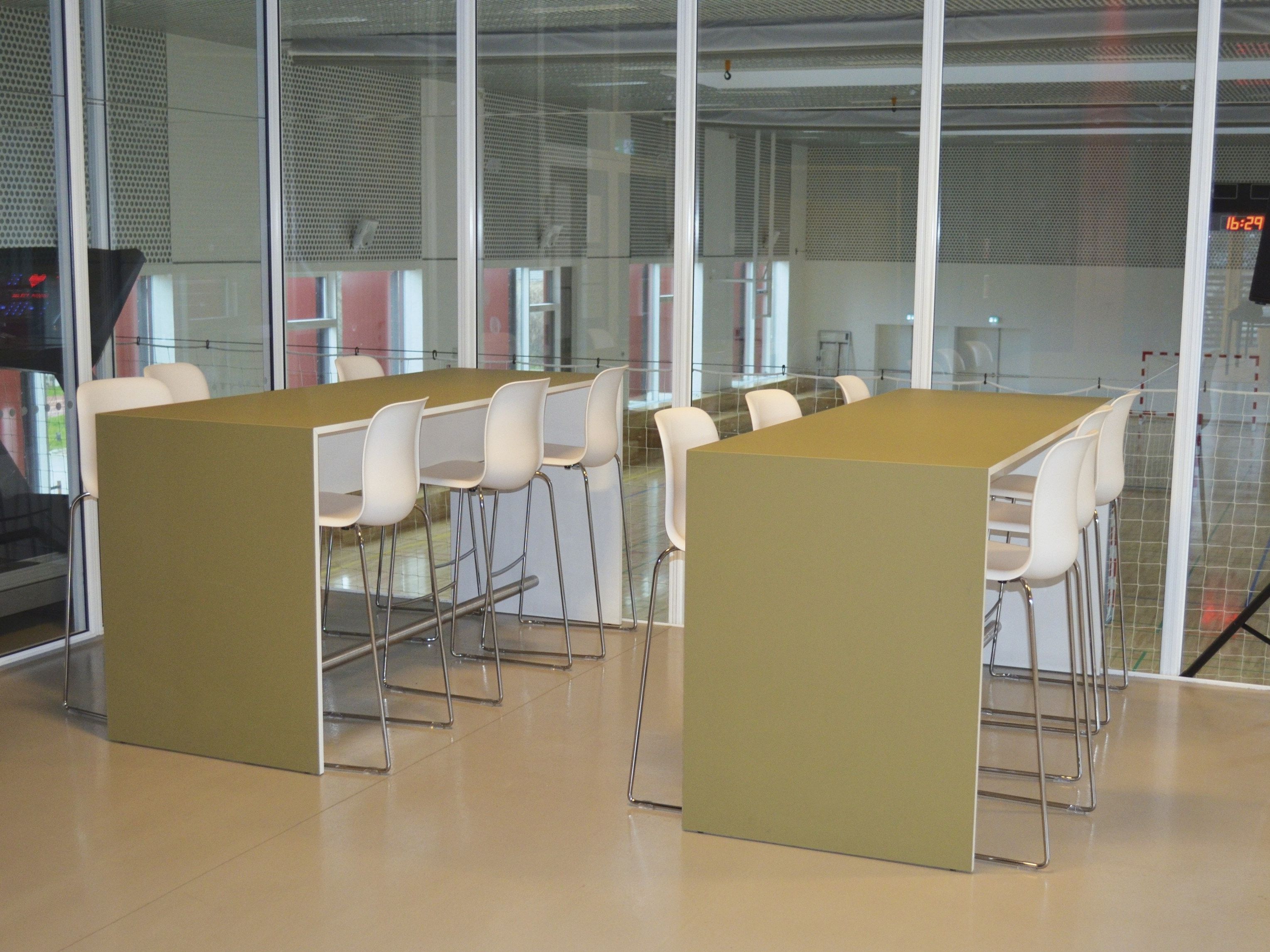 SIXE | Sled base stool By Howe design PearsonLloyd