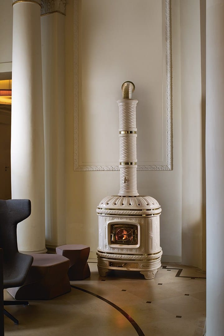 Wood-burning ceramic stove with Thermal Accumulation CASTELLANA By ...