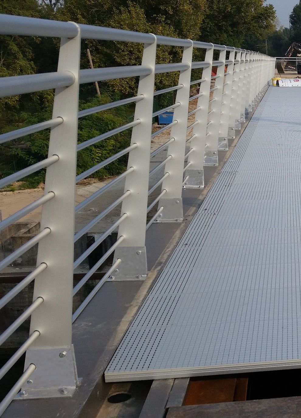 Aluminium Bridge and pedestrian footbridge Bridge and pedestrian ...