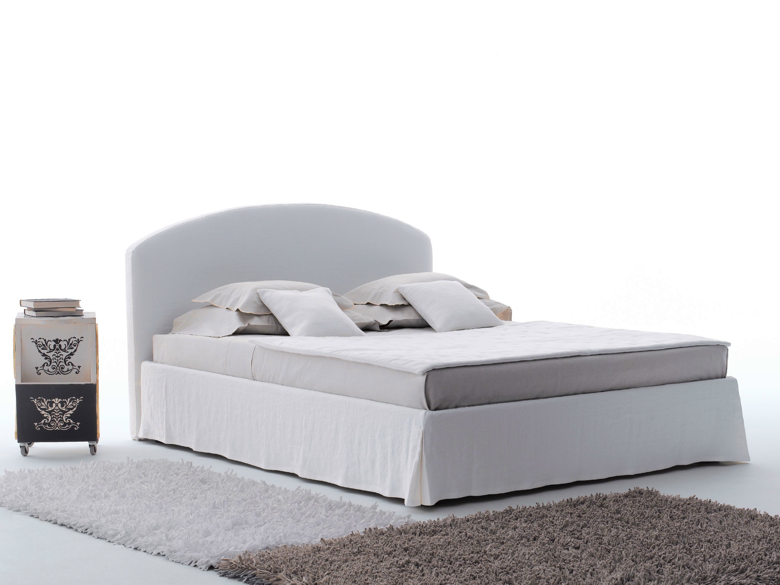 Upholstered bed with removable cover LINOSA PLUS By Casamania & Horm