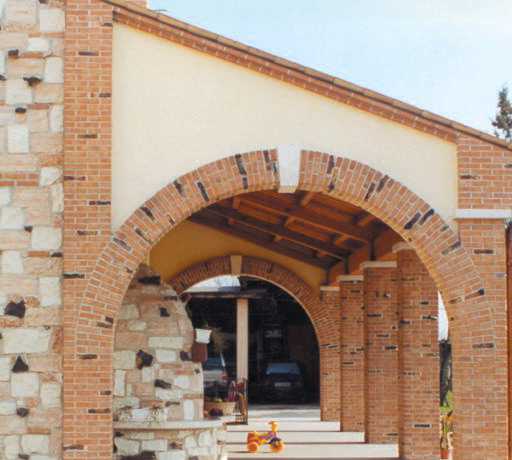 Special piece for fair faced brickwork COPRIMURETTE, CORNICI E ANGOLARI ...