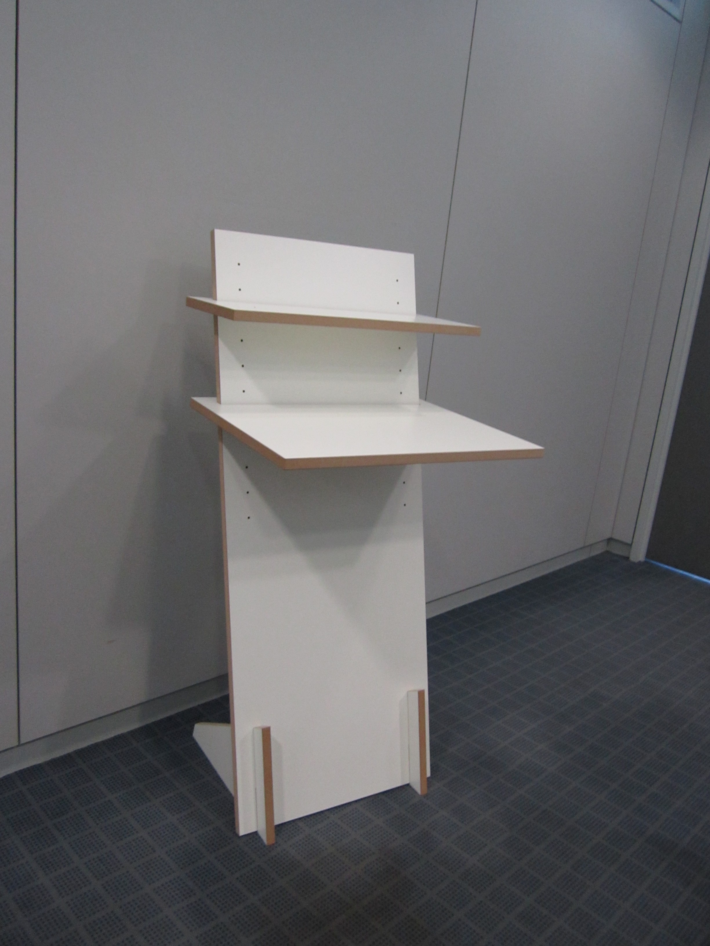PULT computer cabinet By Tojo Möbel