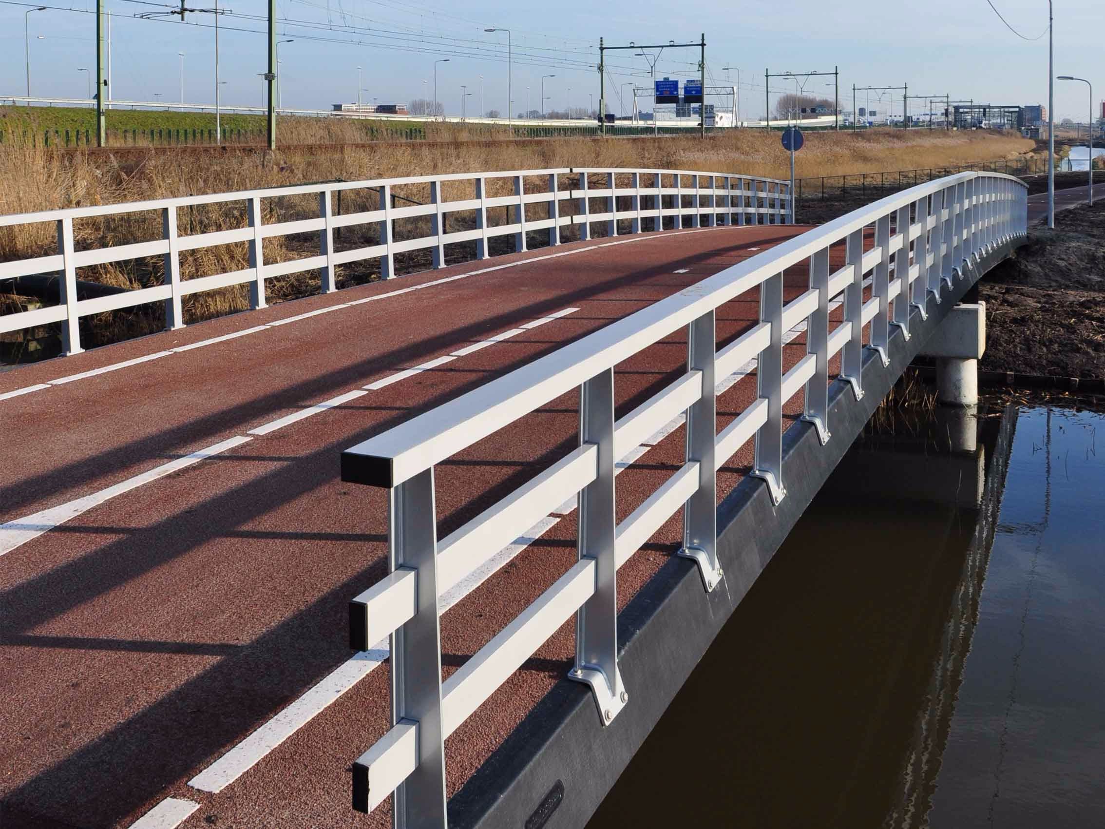 Bridge and modular pontoon FIBRE REINFORCED PLASTIC BRIDGES by JANSON ...