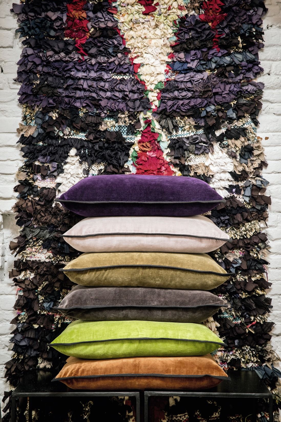 ORPHEE Rectangular velvet cushion with removable cover By Élitis