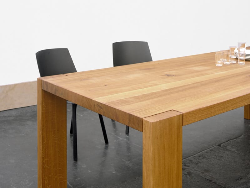 Rectangular solid wood table LONDON By e15