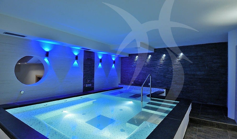 Hydromassage swimming pool By Happy Sauna
