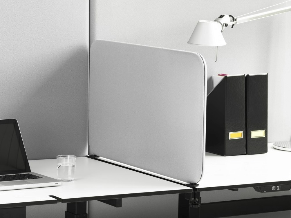 SOFTLINE | Workstation screen desktop partition By Abstracta
