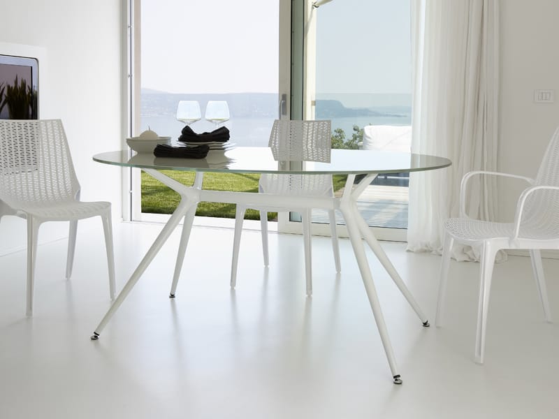 METROPOLIS | Oval table By SCAB DESIGN